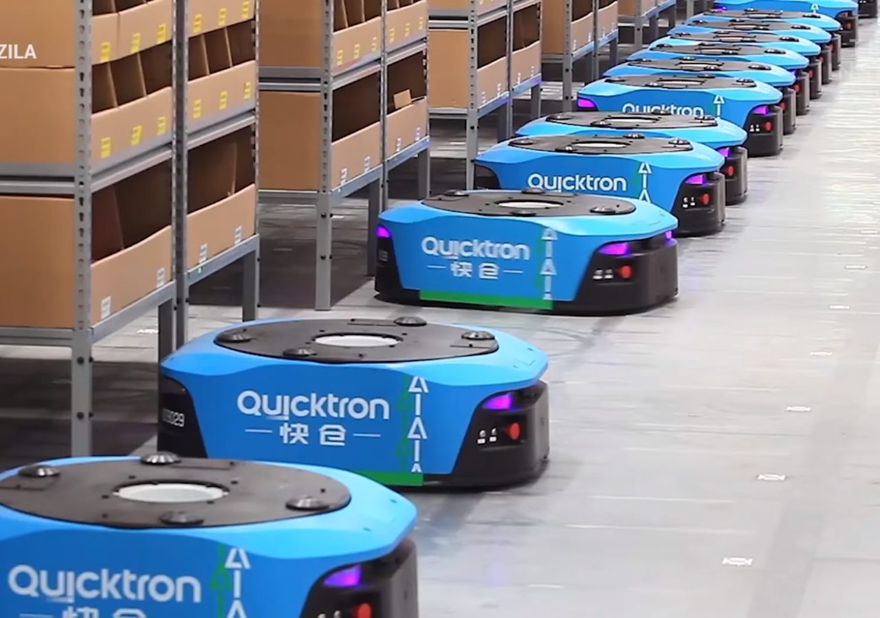 Autonome robots in warenhuis Alibaba voorbeeld voor autonoom rijden