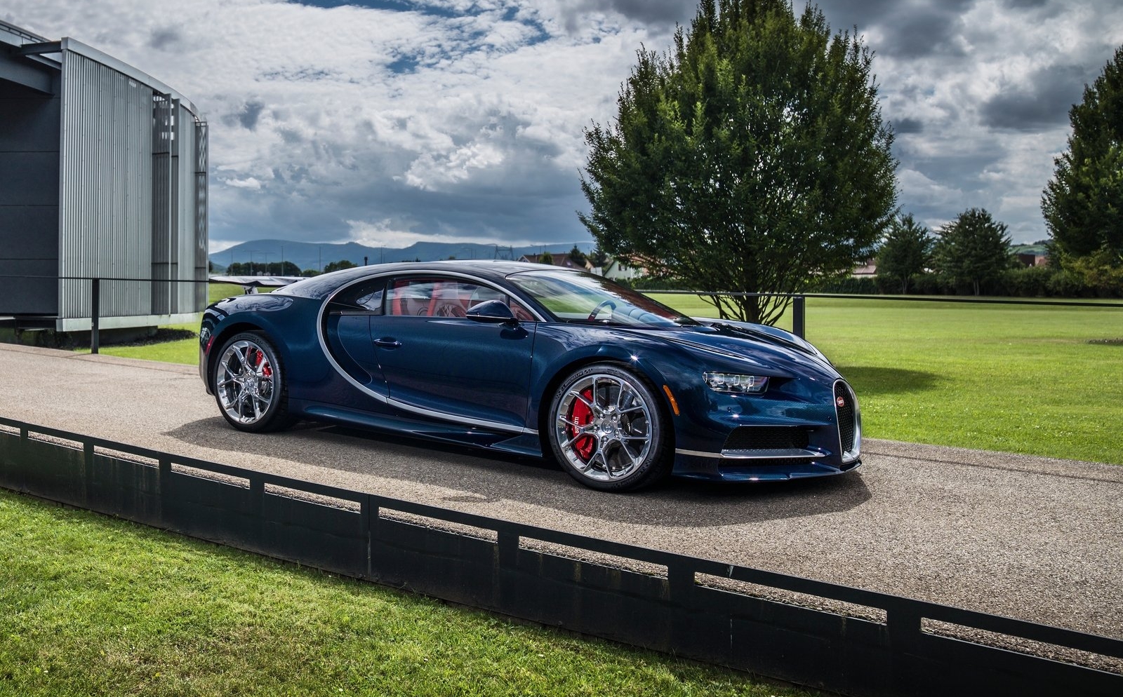 Bugatti CEO: "Geen SUV van Bugatti" - AutoRAI.nl