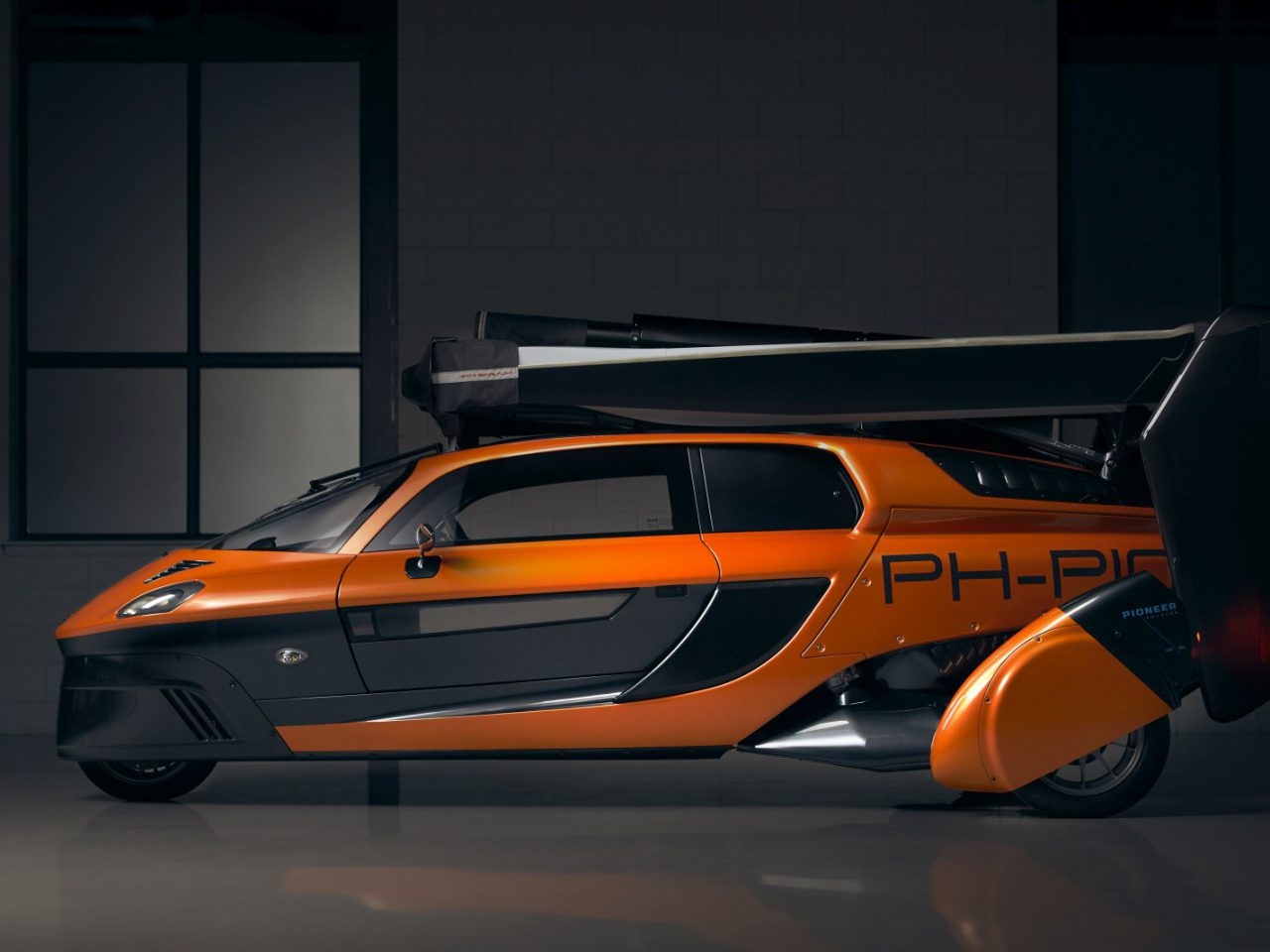 PAL-V onthult eerste productiemodel vliegende auto - AutoRAI.nl