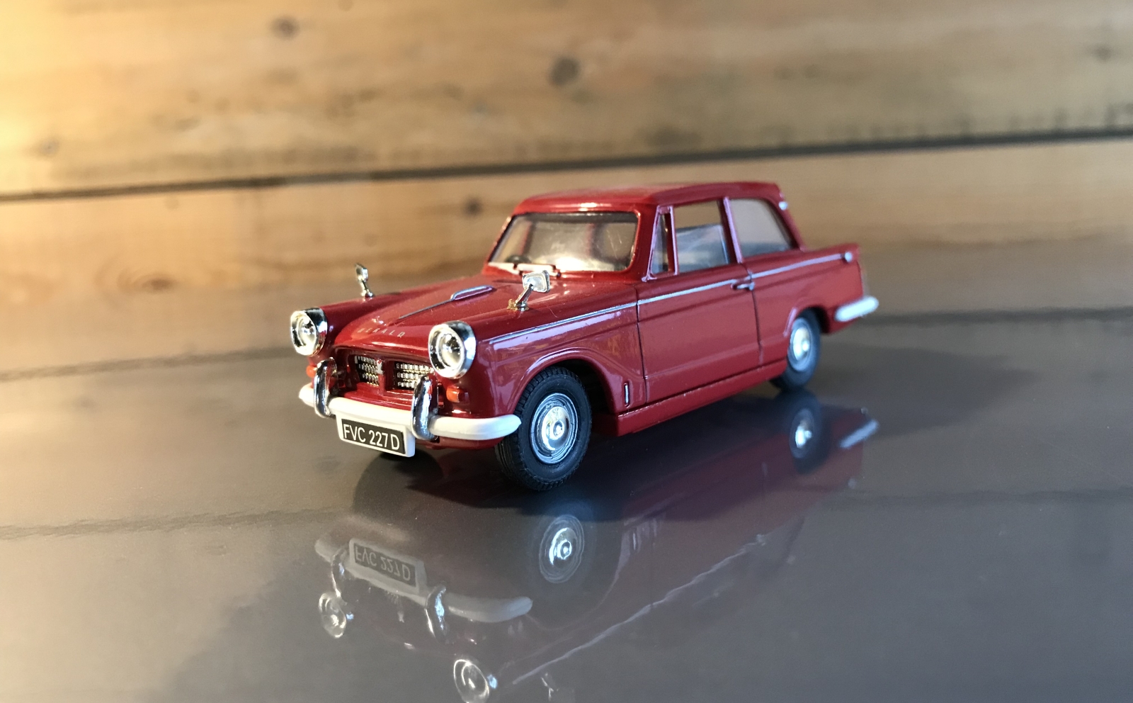 AutoRAI in Miniatuur: Vanguards Triumph Herald - AutoRAI.nl