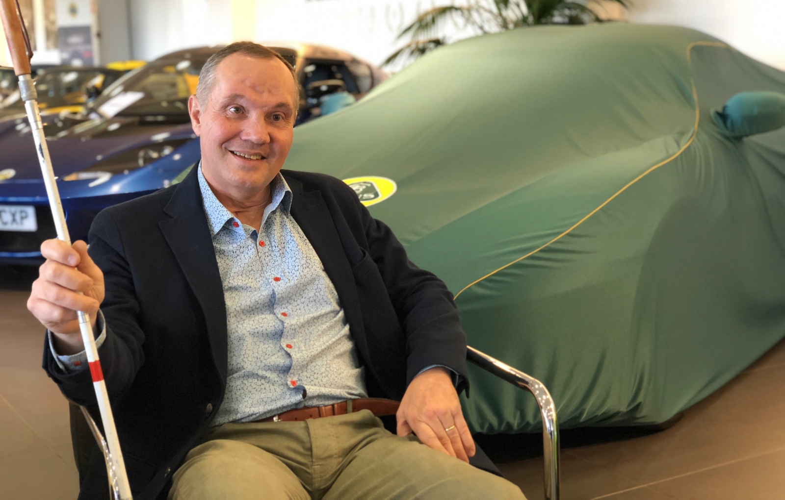 Interview: Hein is blind, maar kocht toch een Lotus Evora