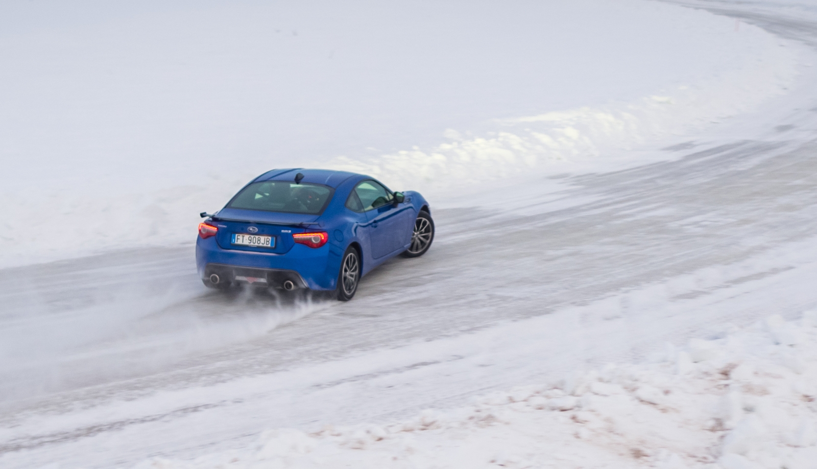 Driften met een Subaru BRZ bij -25 graden Celsius