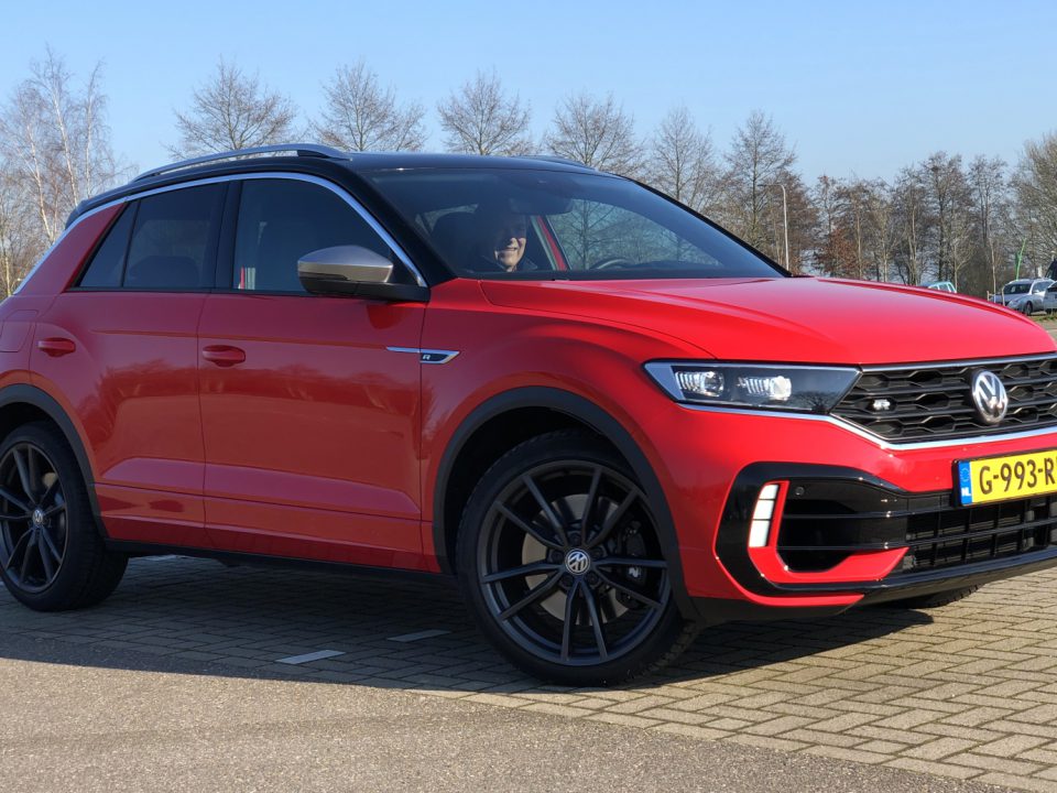 Autotest - Volkswagen T-Roc R (2020) - AutoRAI.nl