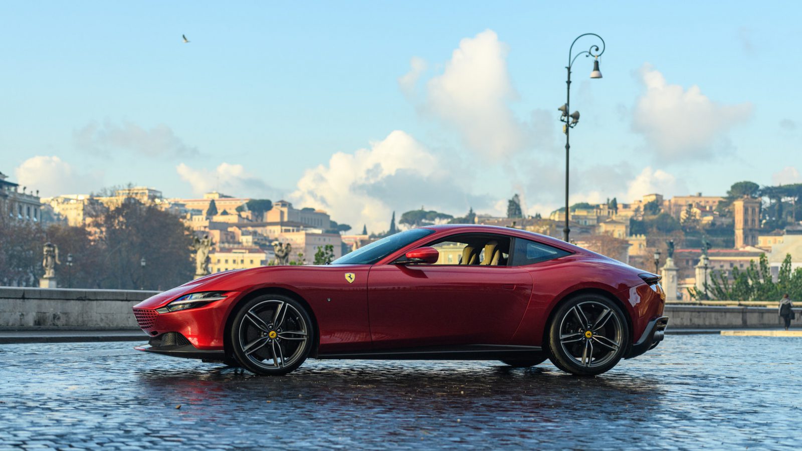 Dit betaal je voor de Ferrari Roma, en voor de opties - AutoRAI.nl