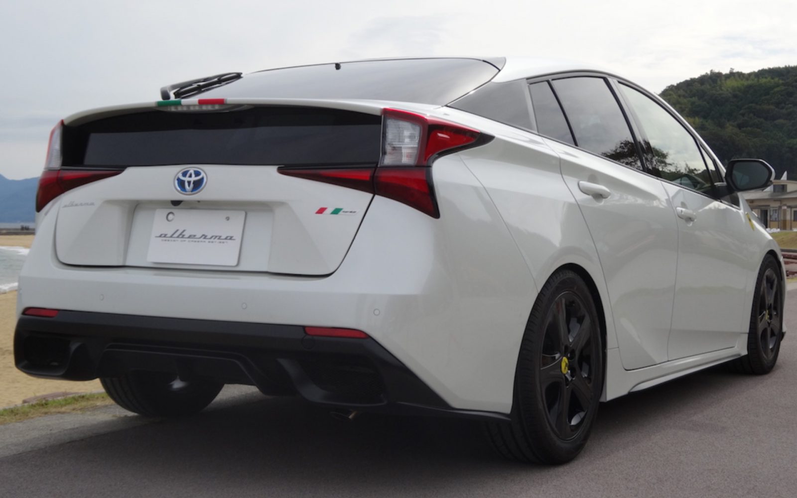 Geef je Toyota Prius een Ferrari-neus - AutoRAI.nl