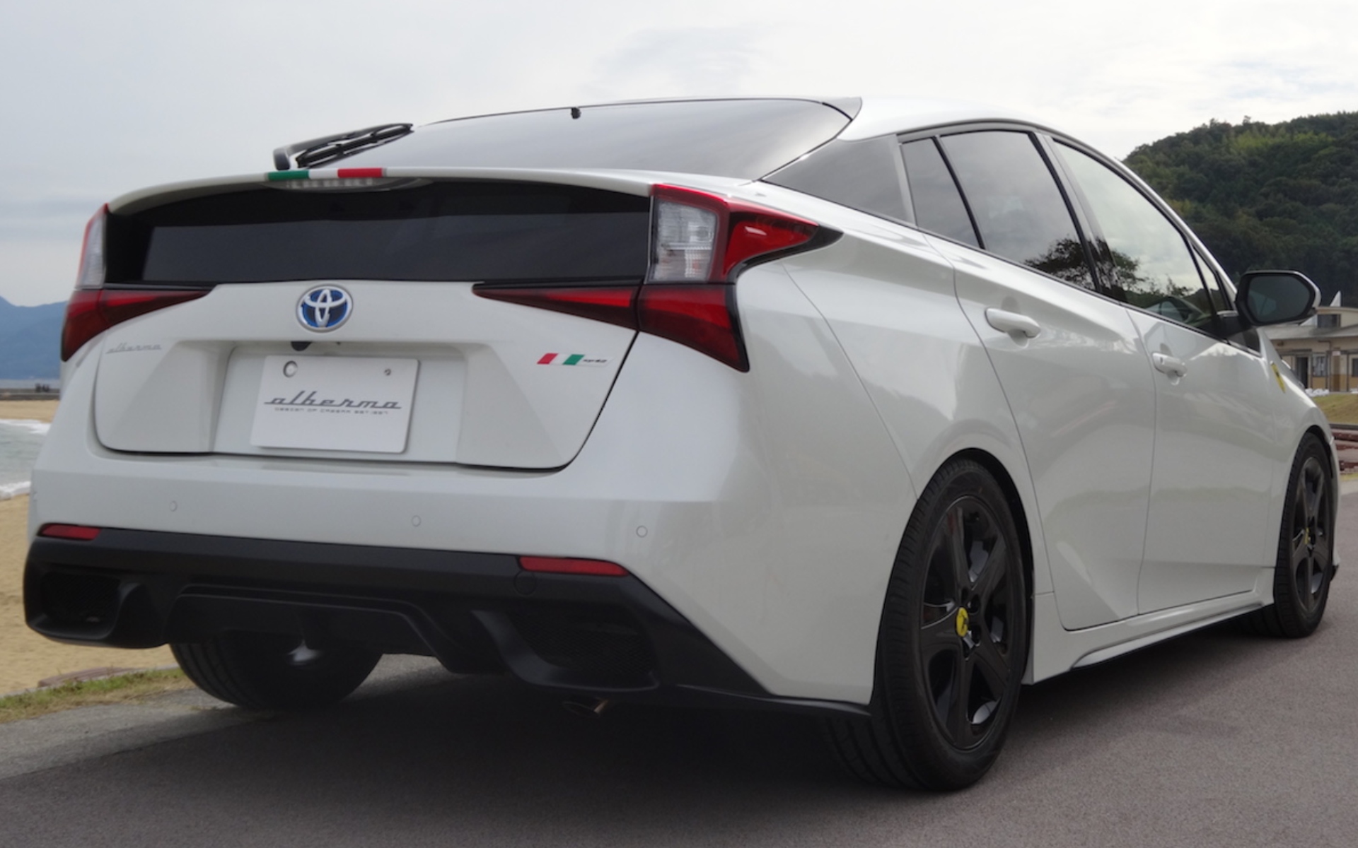 Geef je Toyota Prius een Ferrari-neus - AutoRAI.nl