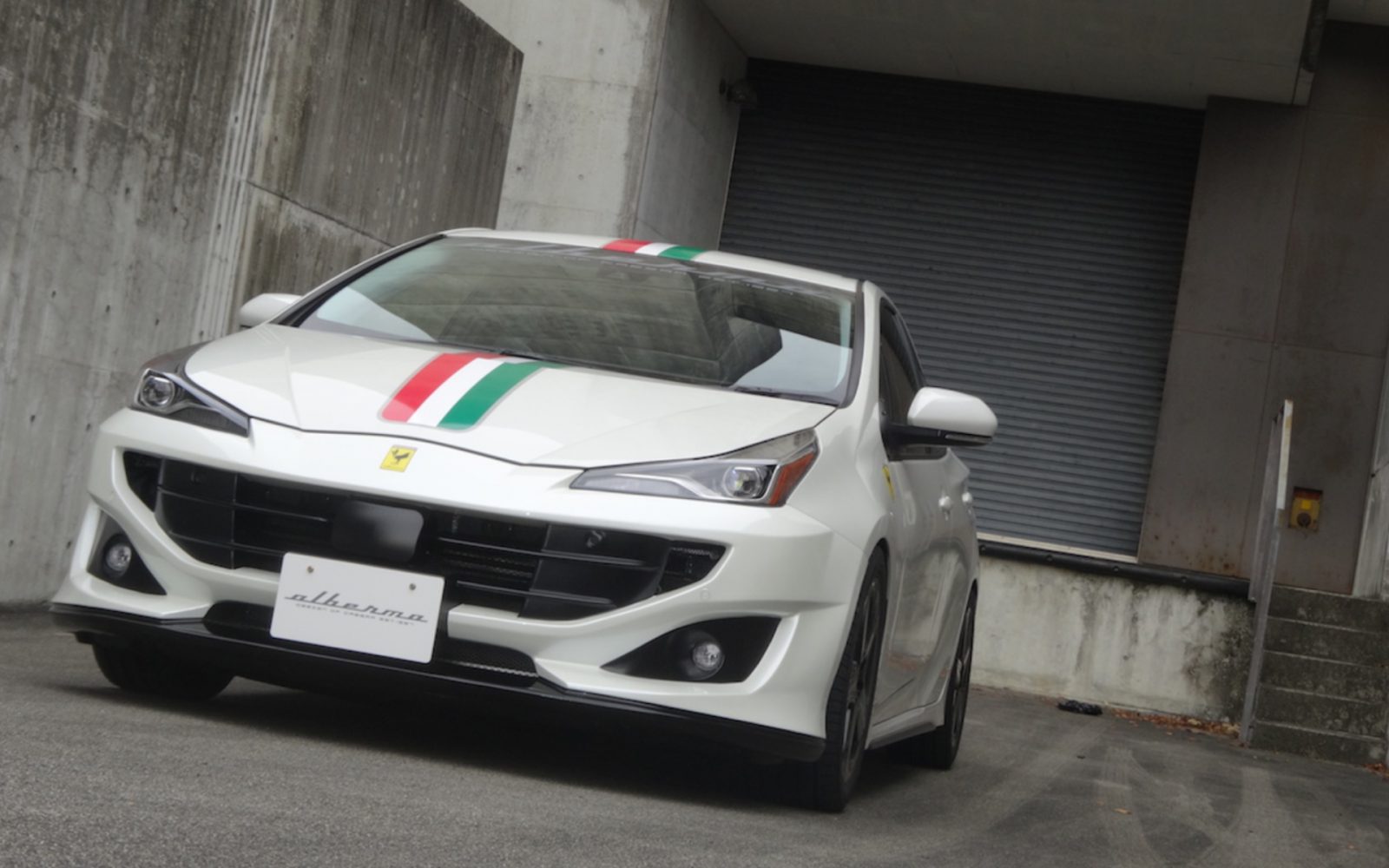 Geef je Toyota Prius een Ferrari-neus - AutoRAI.nl