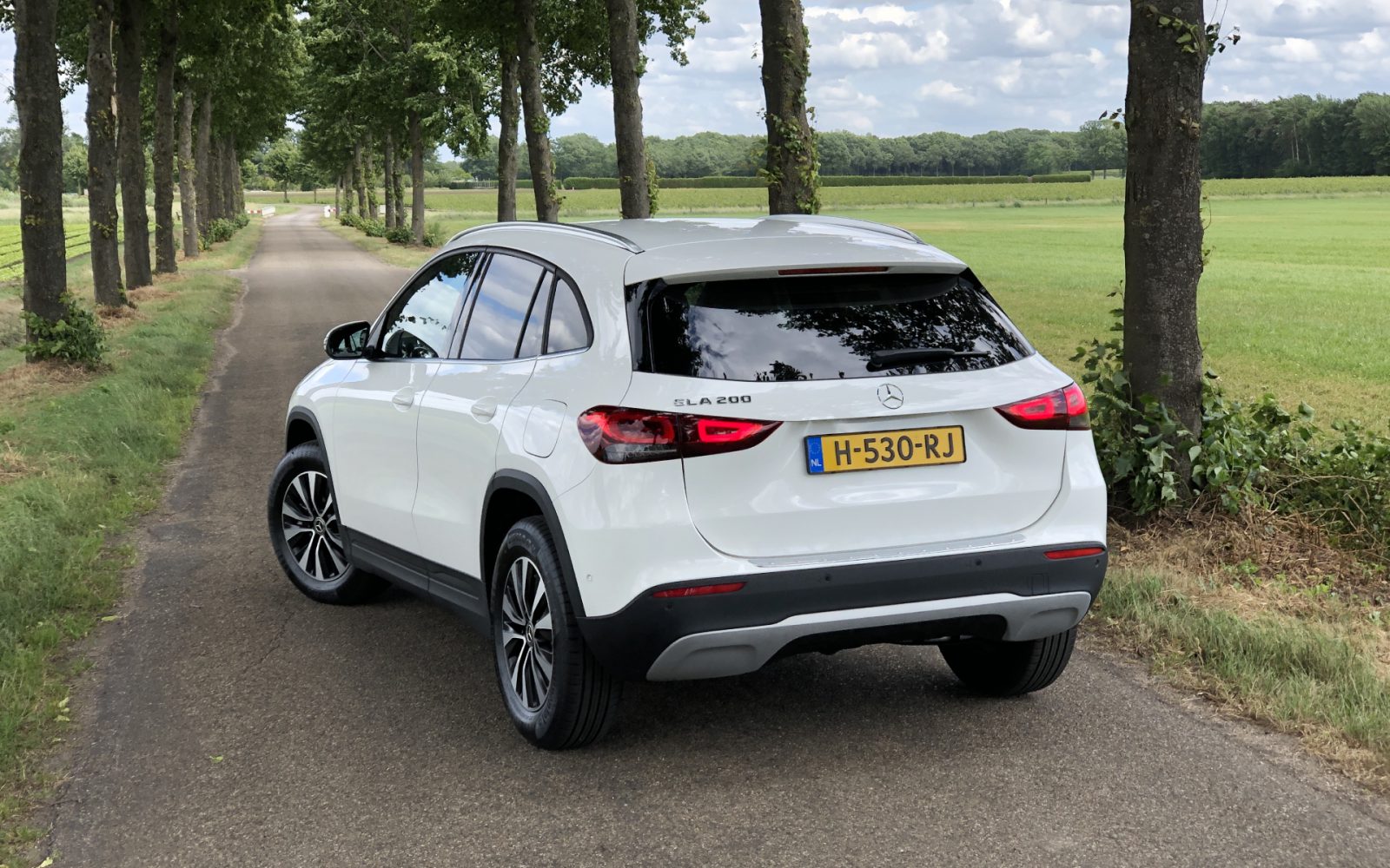 Autotest - Mercedes-Benz GLA 200 (2020) - AutoRAI.nl