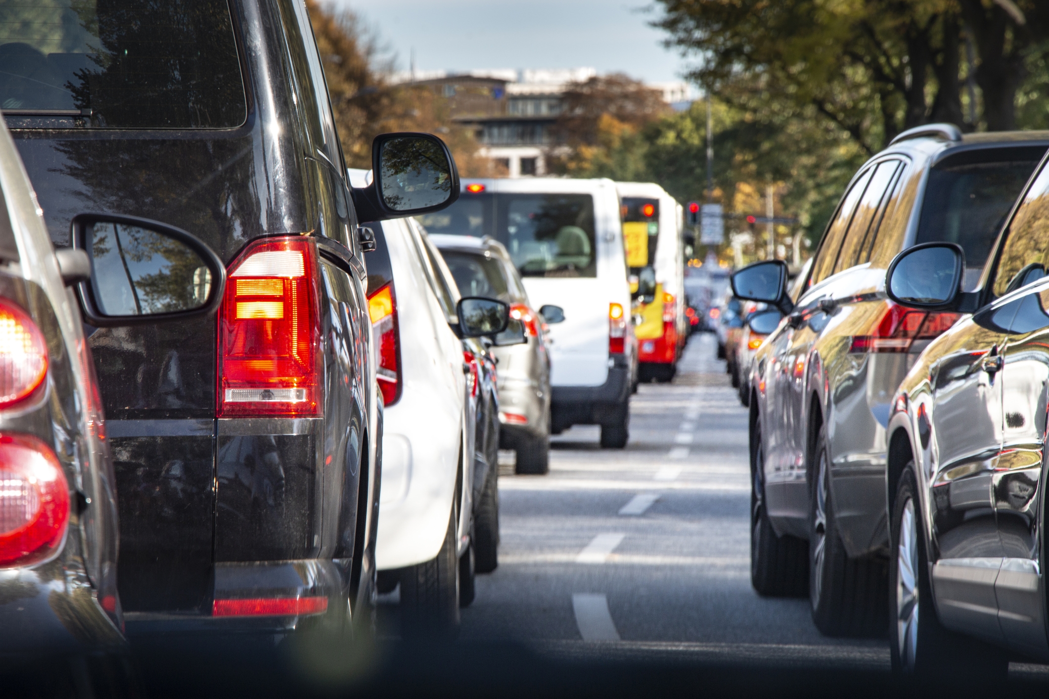 Zo voorkom je afleiding in het verkeer - AutoRAI.nl