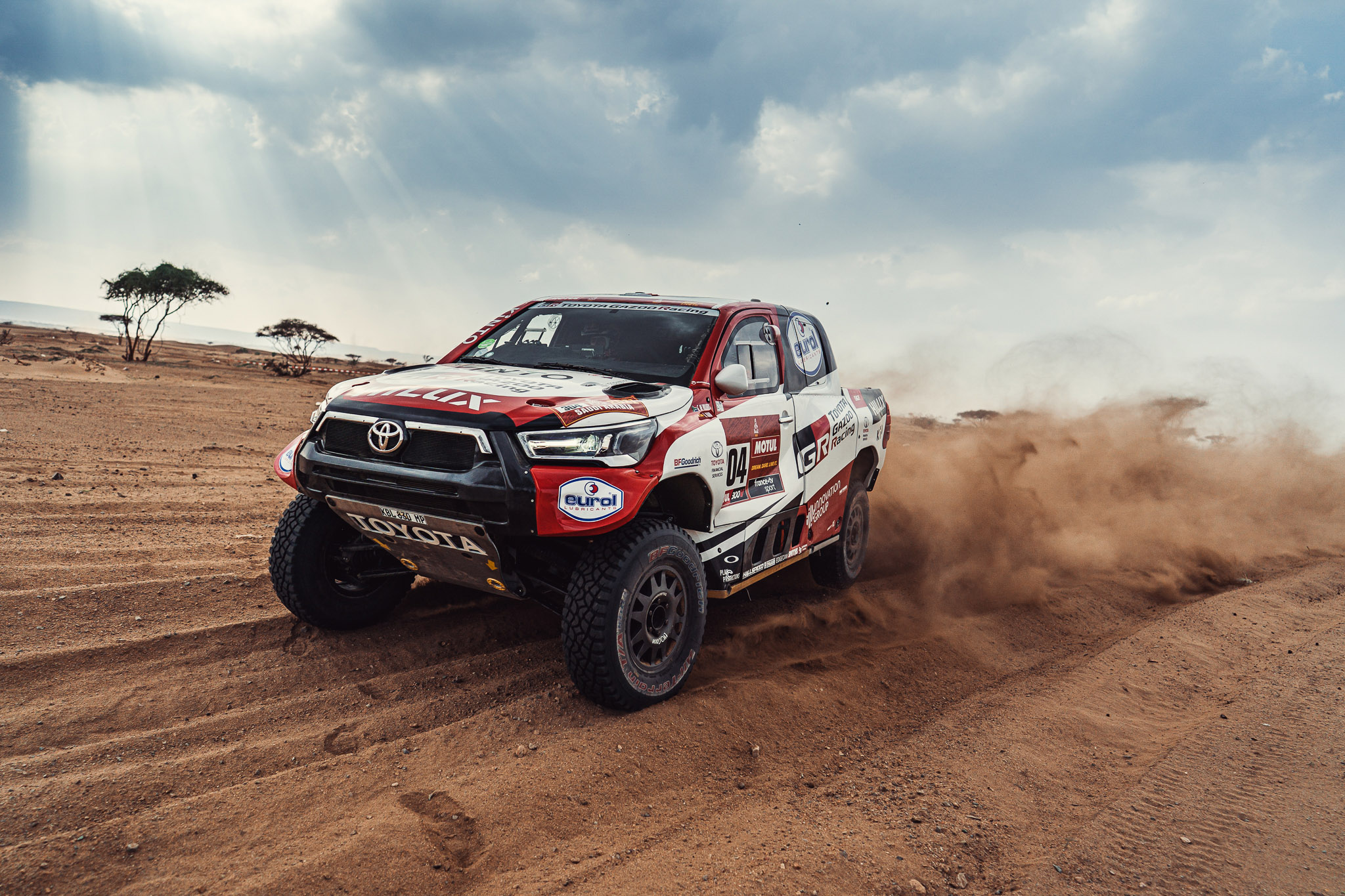 Toyota Gazoo Racing aast op Dakar 2021-titel