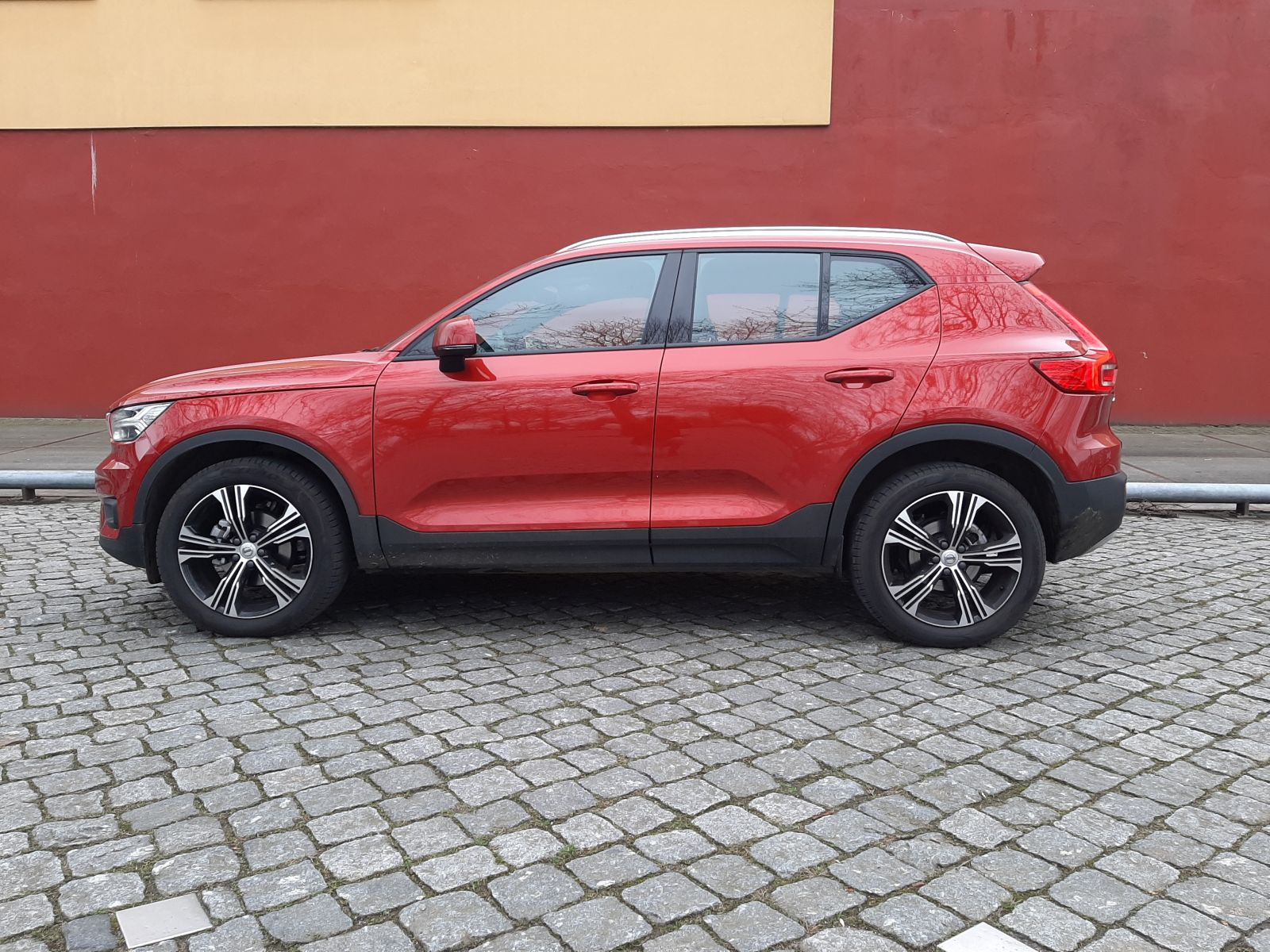Autotest - Volvo XC40 T2, de goedkoopste nieuwe Volvo | AutoRAI.nl
