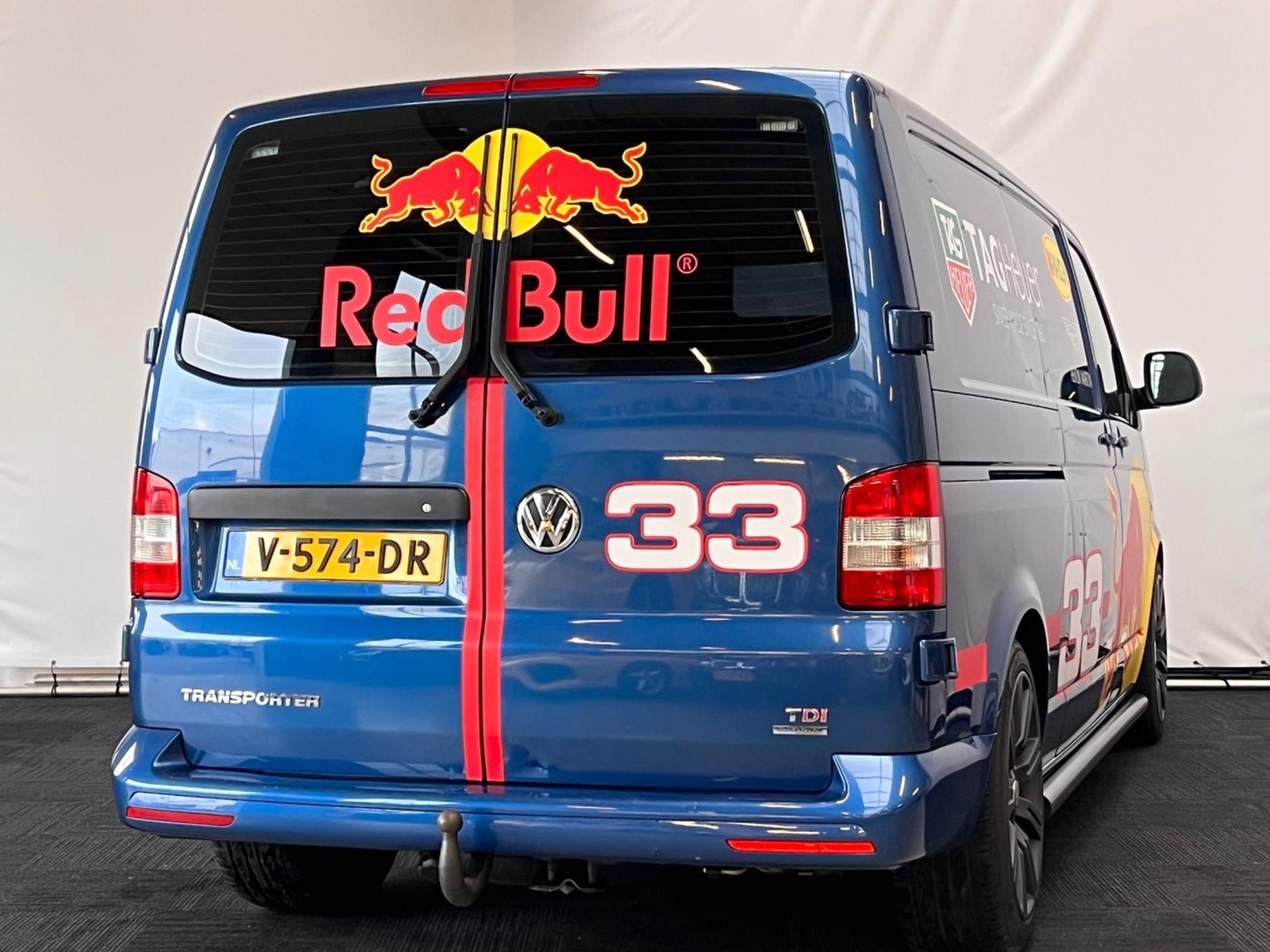 Deze Max Verstappen-bus is het ultieme vervoer naar het circuit