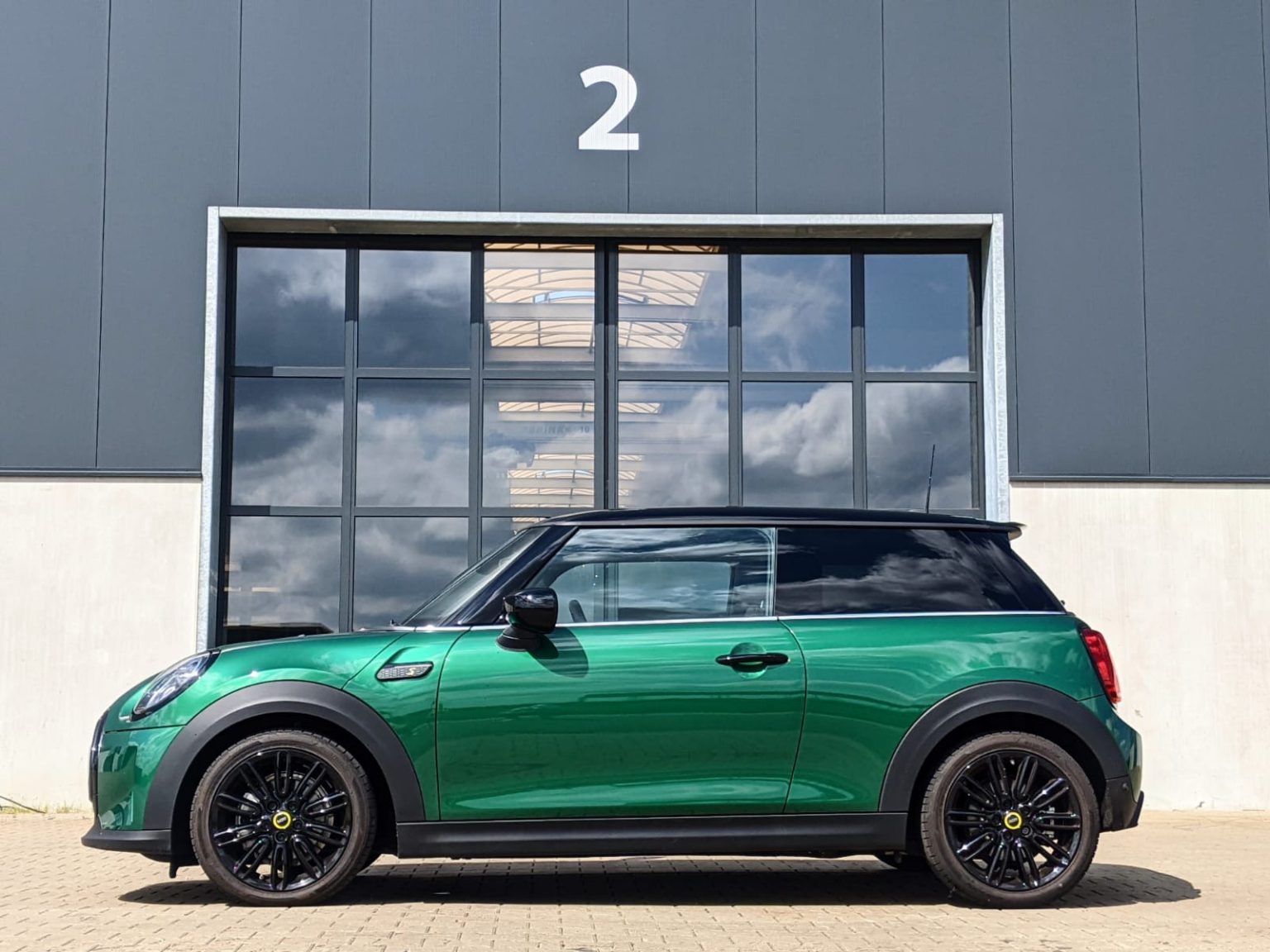 Review – Mini Electric (2022)