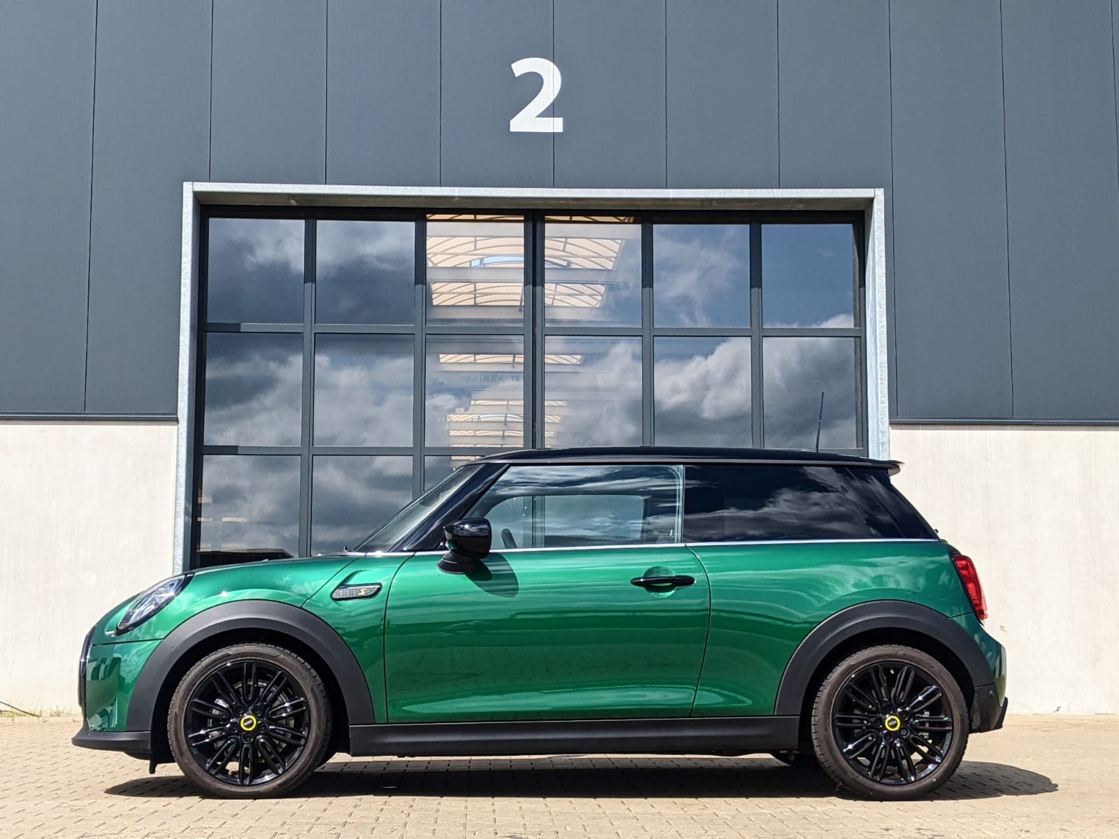 Review – Mini Electric (2022)