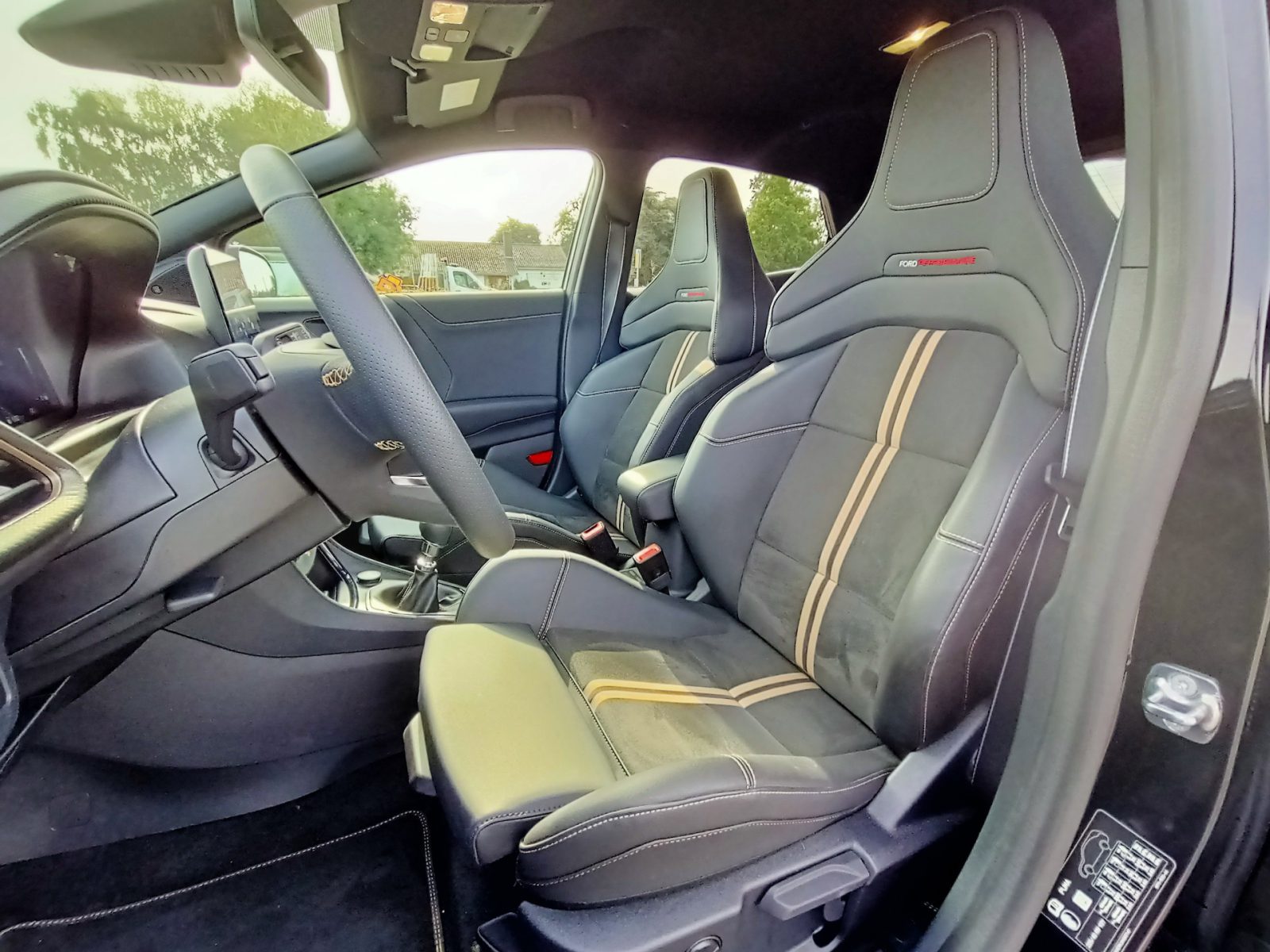 Ford Puma ST Gold Edition (2022) - Review & Video