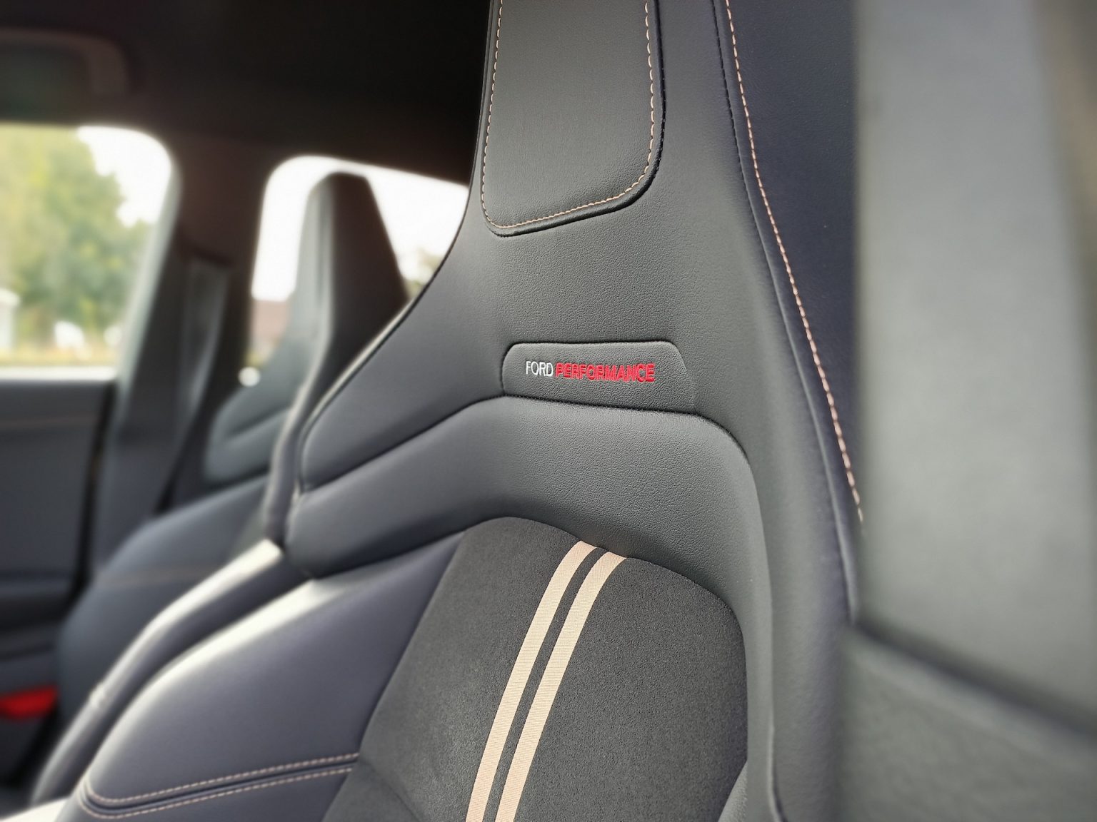 Ford Puma ST Gold Edition (2022) - Review & Video