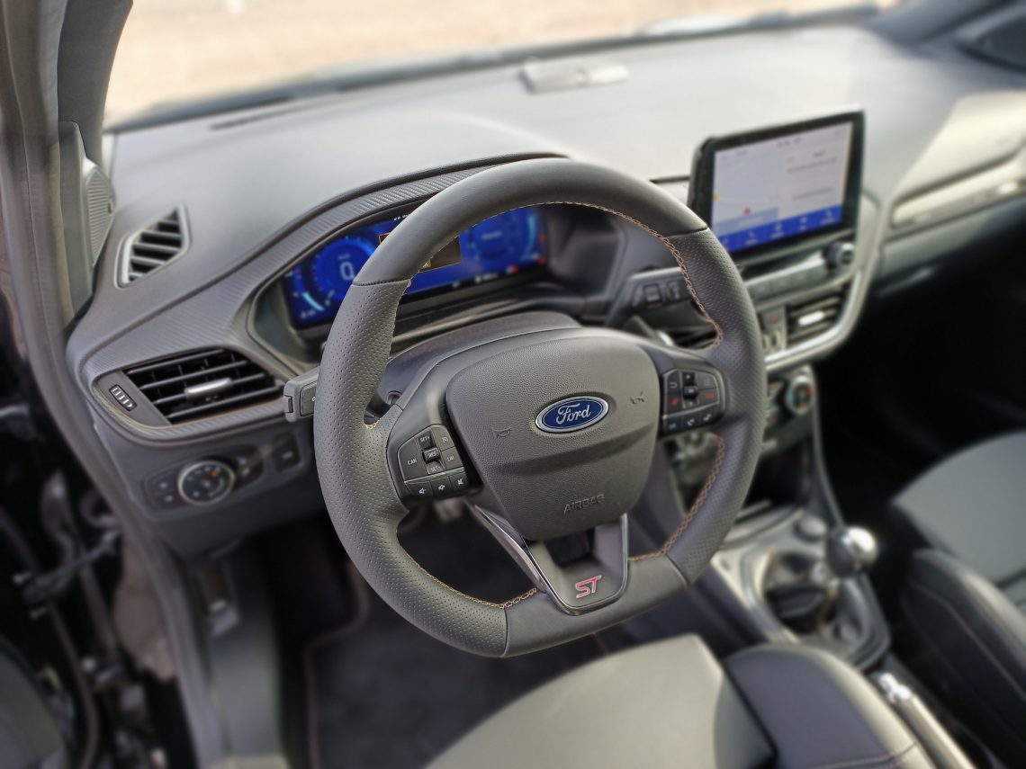 Ford Puma ST Gold Edition (2022) - Review & Video