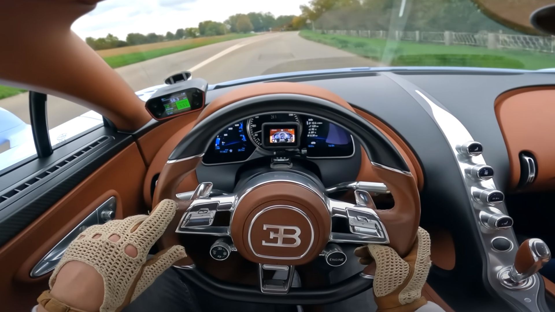 VIDEO: De krankzinnige tussenacceleraties van de Bugatti Chiron Super ...