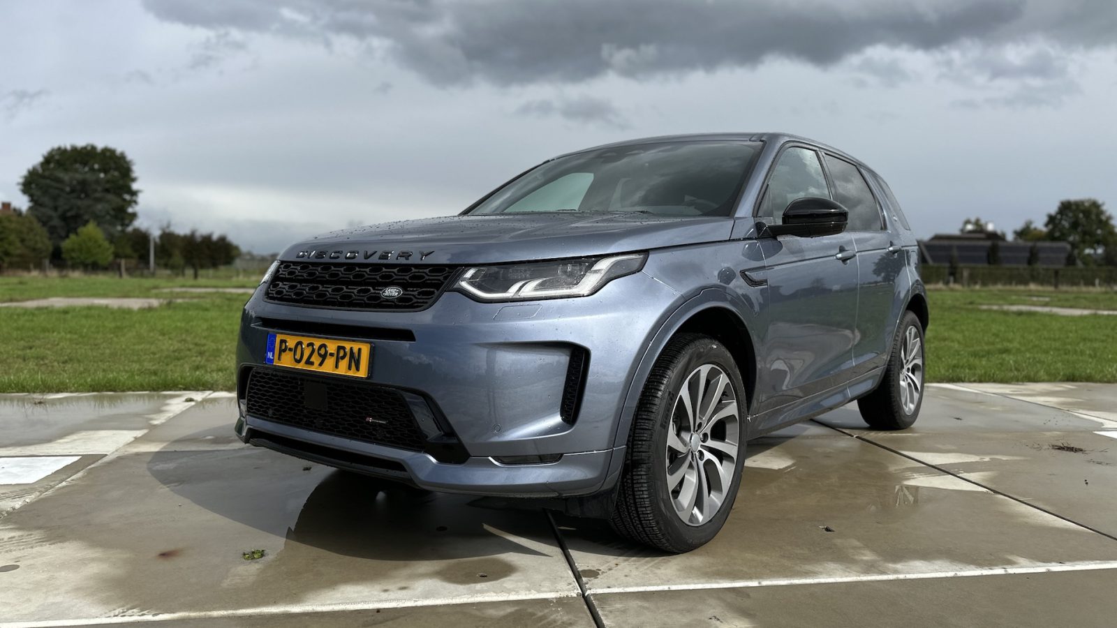 Land Rover Discovery Sport P300e - Rijtest