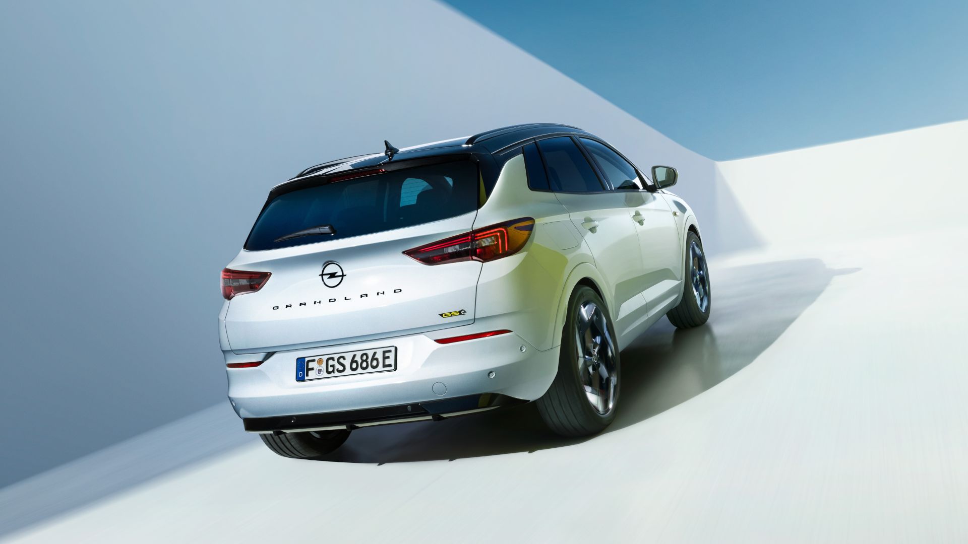 Opel Grandland GSe: plug-in hybride SUV met 300 pk! - AutoRAI.nl
