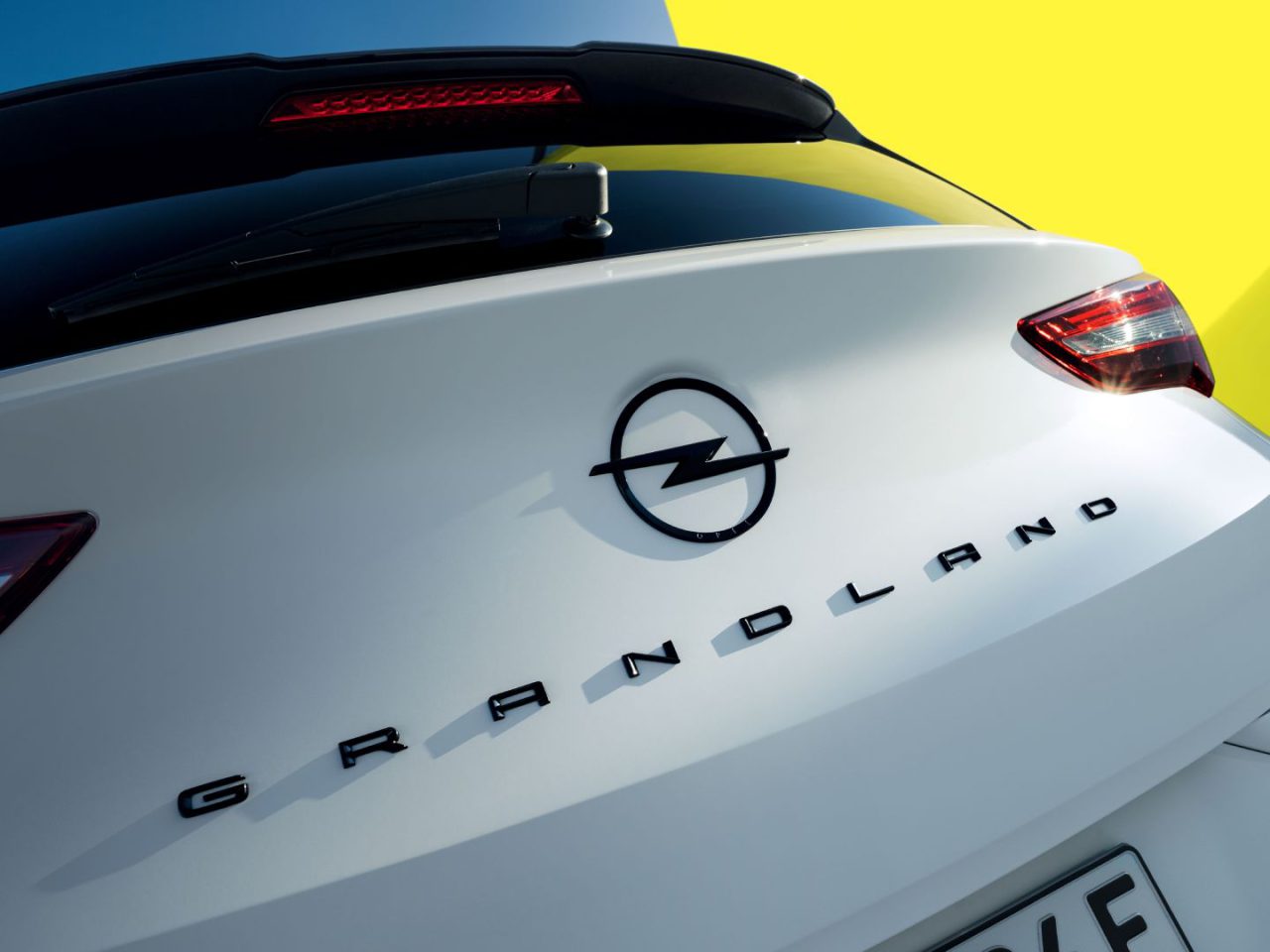 Opel Grandland GSe: plug-in hybride SUV met 300 pk! - AutoRAI.nl
