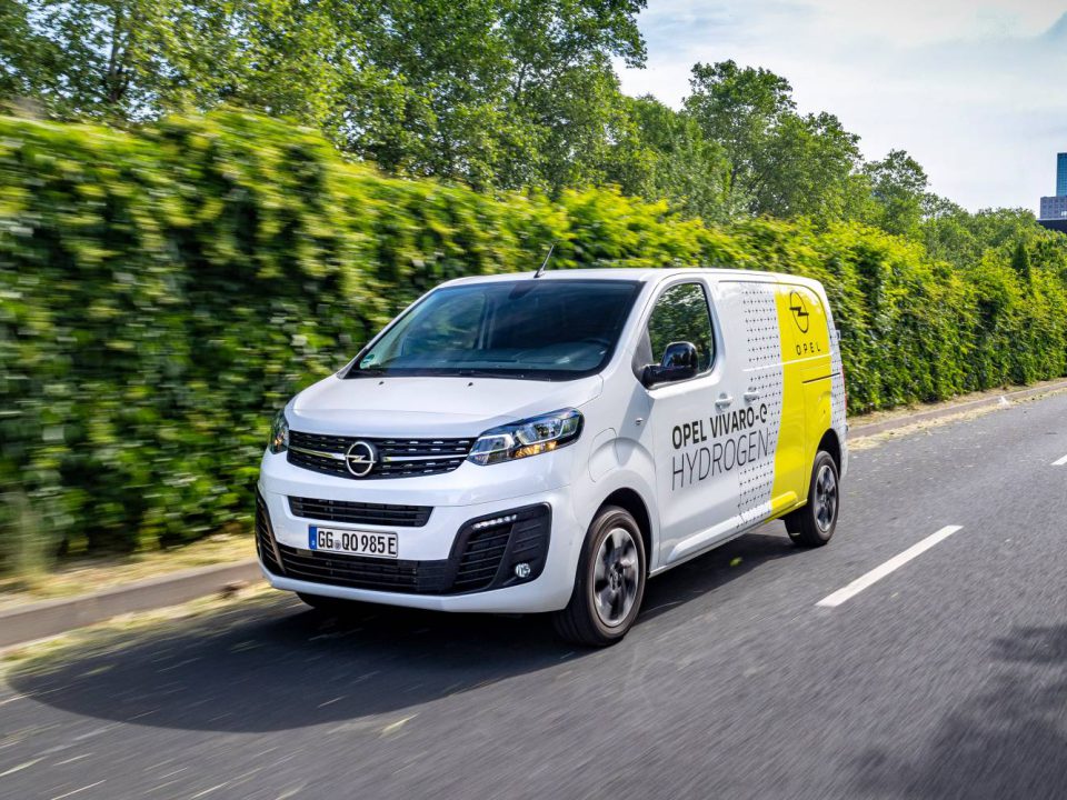 Deze Opel bestelbus kan 400 kilometer volledig elektrisch afleggen