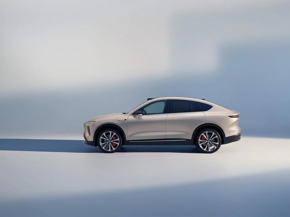 NIO presenteert EC7 en nieuwe ES8