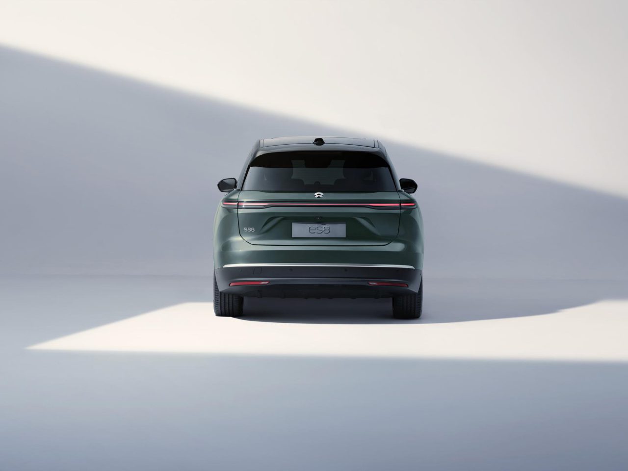 NIO presenteert EC7 en nieuwe ES8