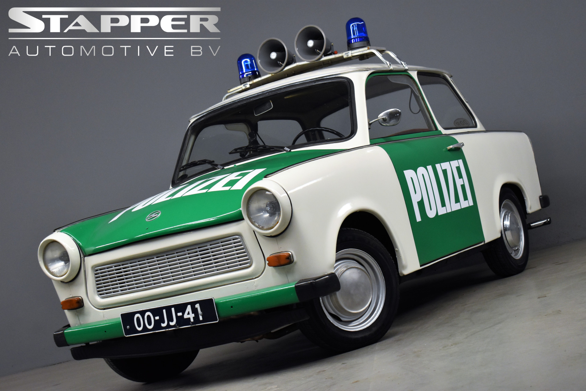 Deze Trabant P601 deLuxe Polizei wil je toch hebben?