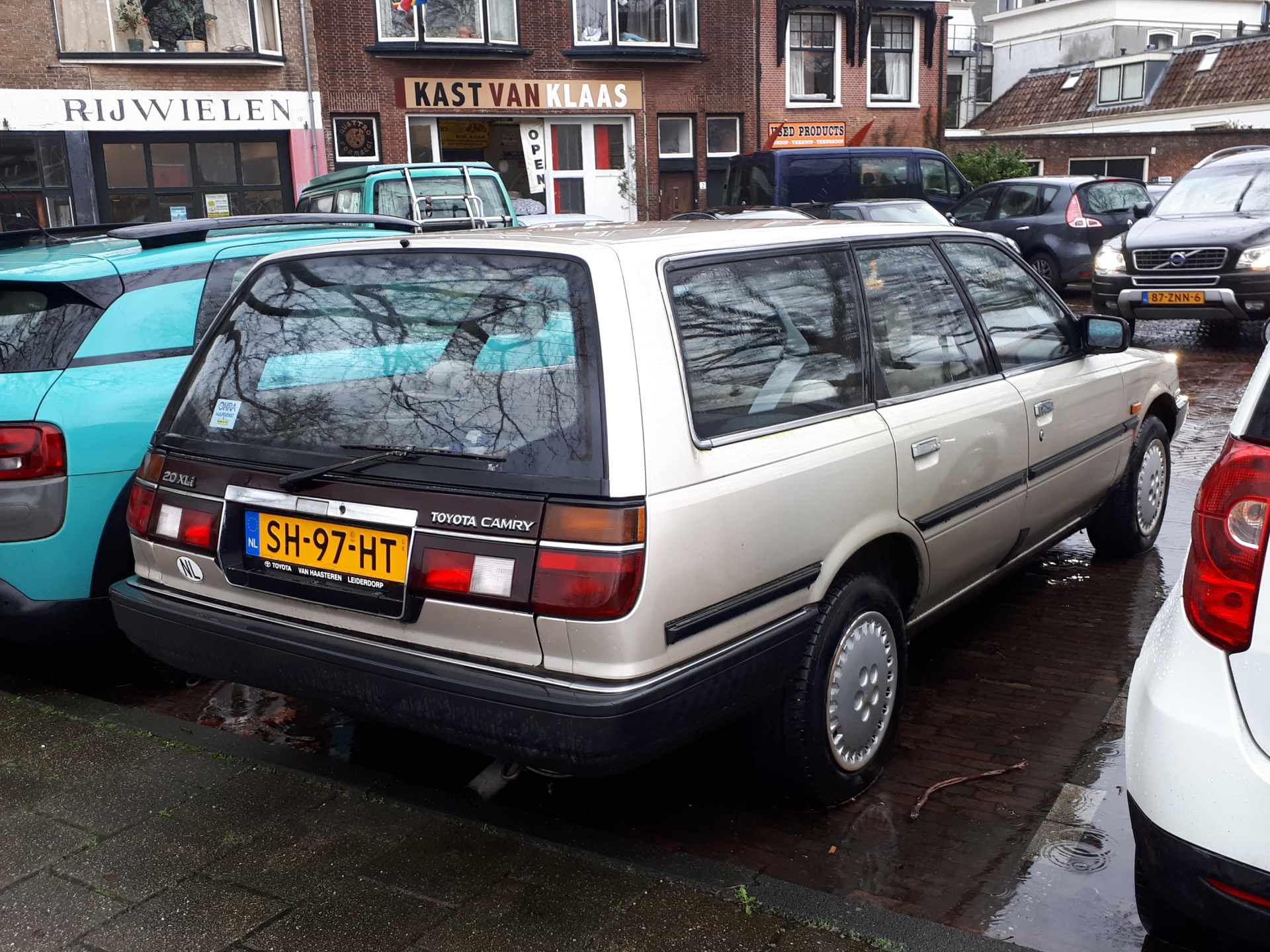 Gespot: een Toyota Camry Stationwagon - AutoRAI.nl