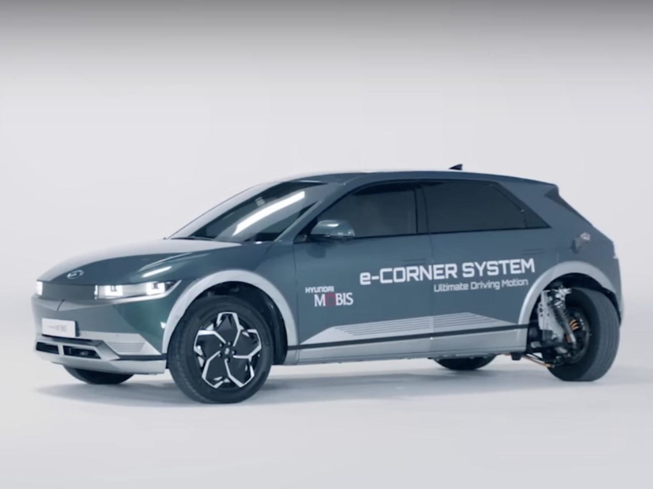 Parkeerangst? Koop een Hyundai IONIQ 5 met e-Corner