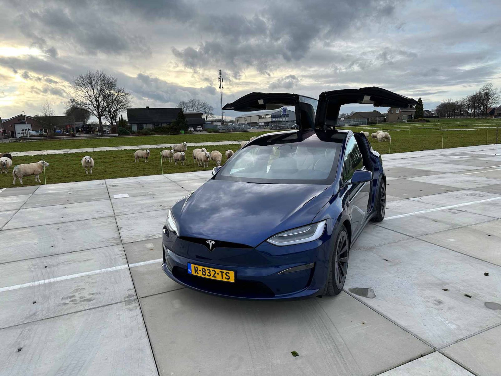 Tesla Model X Plaid, compleet gestoord - REVIEW & VIDEO