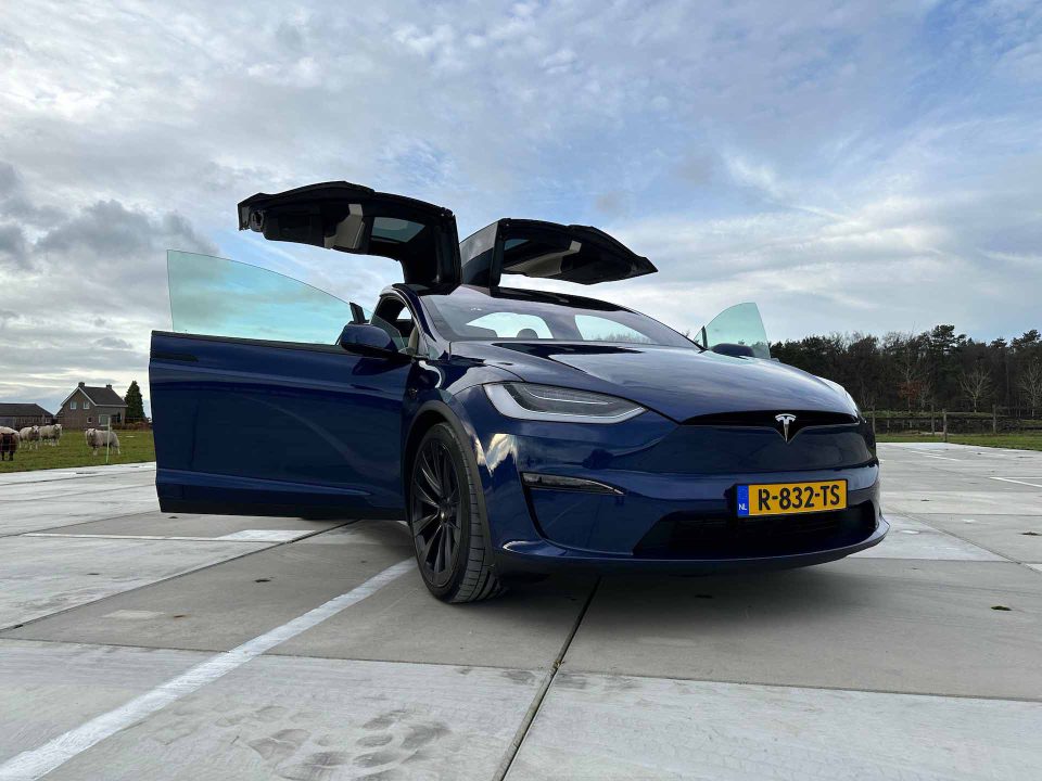 Tesla Model X Plaid, compleet gestoord - REVIEW & VIDEO