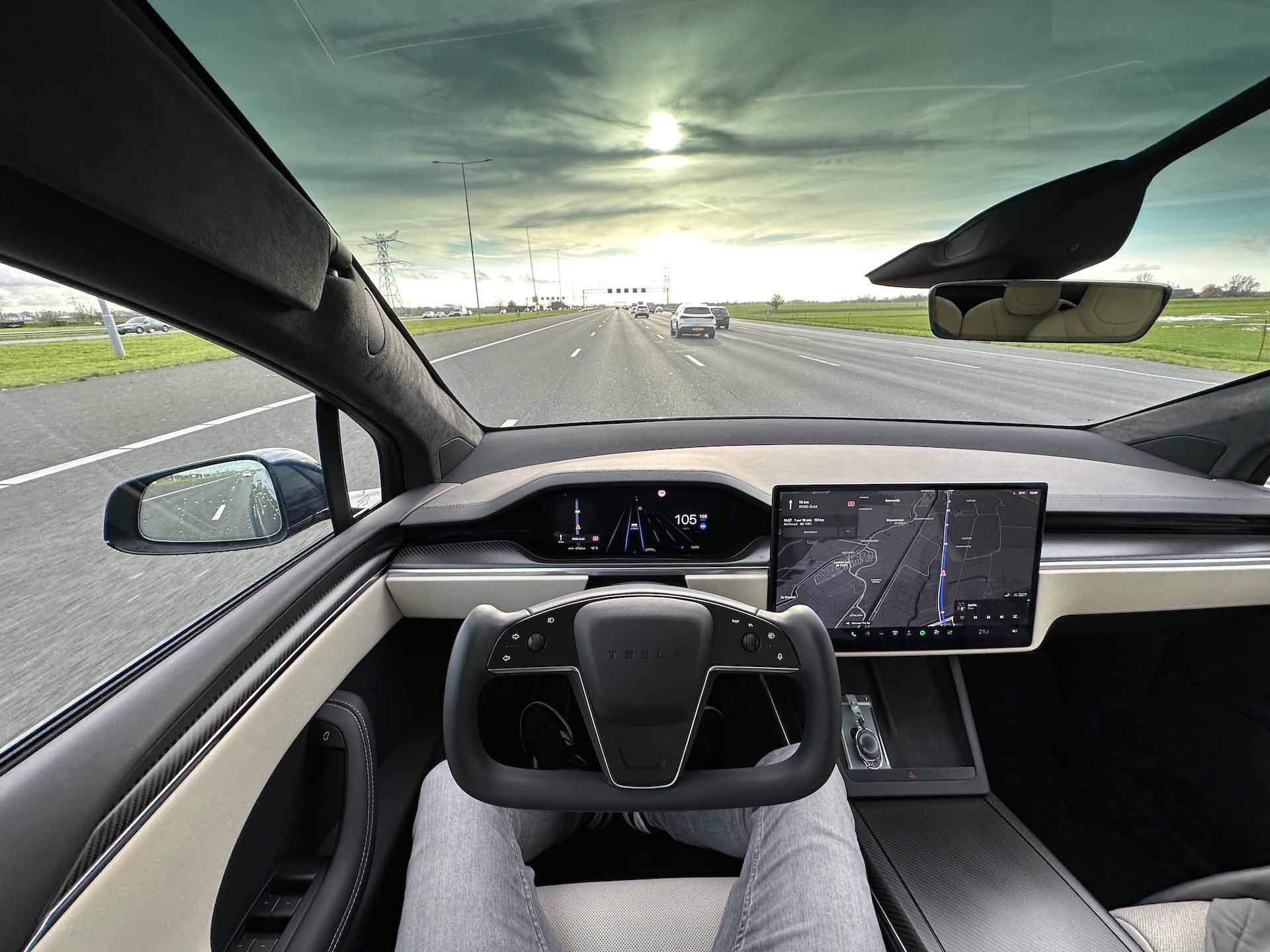 Tesla Model X Plaid, compleet gestoord - REVIEW & VIDEO