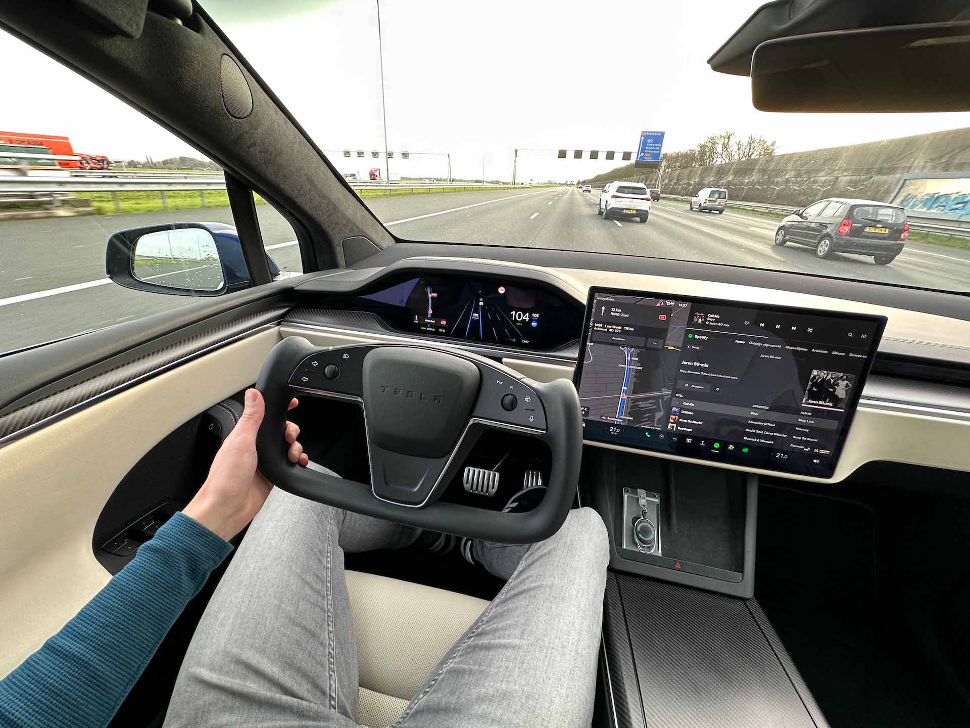 Tesla Model X Plaid, compleet gestoord - REVIEW & VIDEO