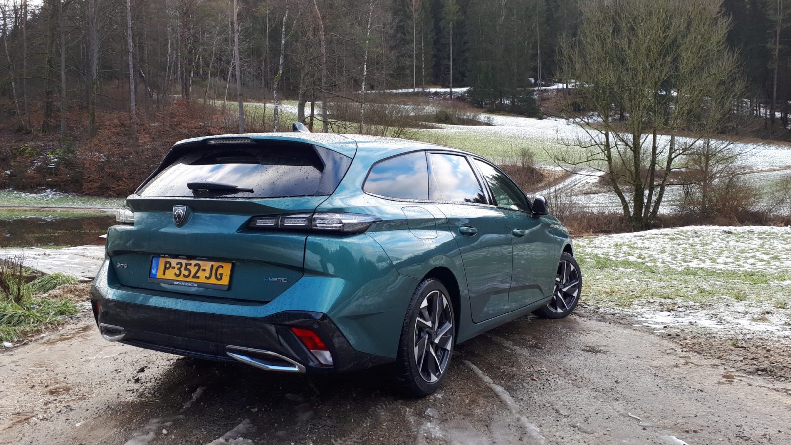 Review – Op reis met plug-in hybride Peugeot 308 SW - AutoRAI.nl