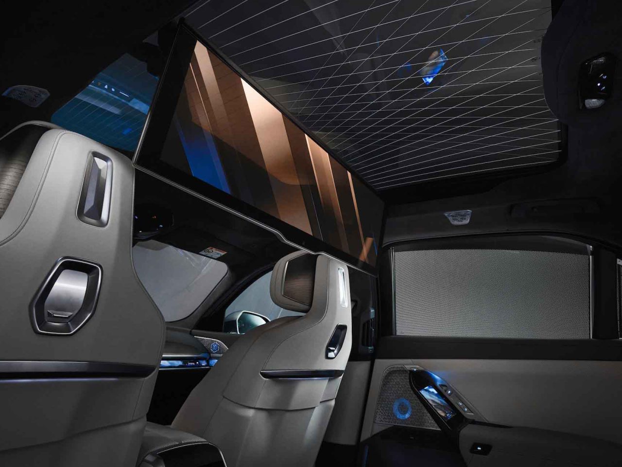 BMW Theatre Screen in BMW i7: een bioscoop op wielen