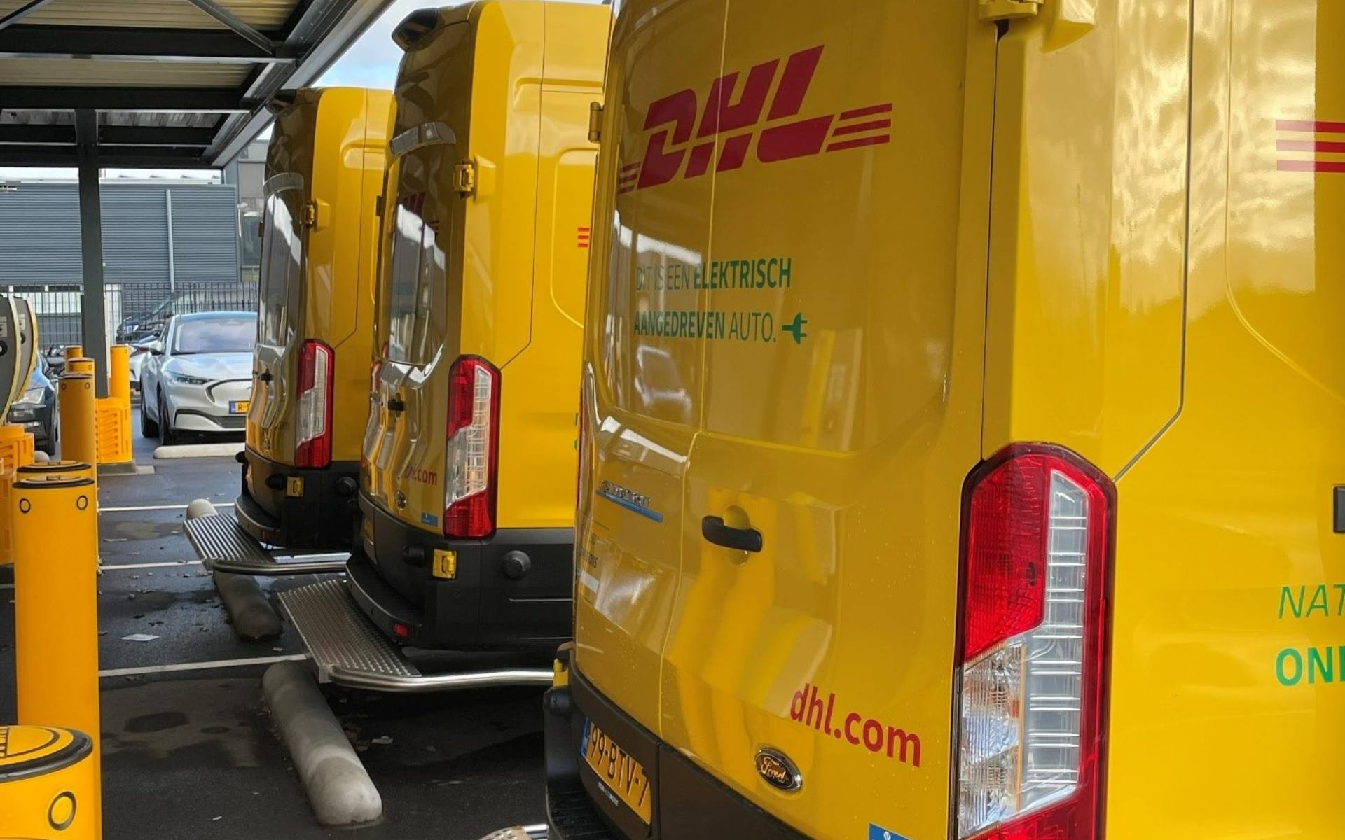 Weten jullie wat er in deze Nederlandse DHL Ford e-Transit?