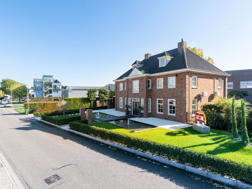 Koop het 'fabrieksnieuwe' huis van Rick van Stippent, inclusief garage!