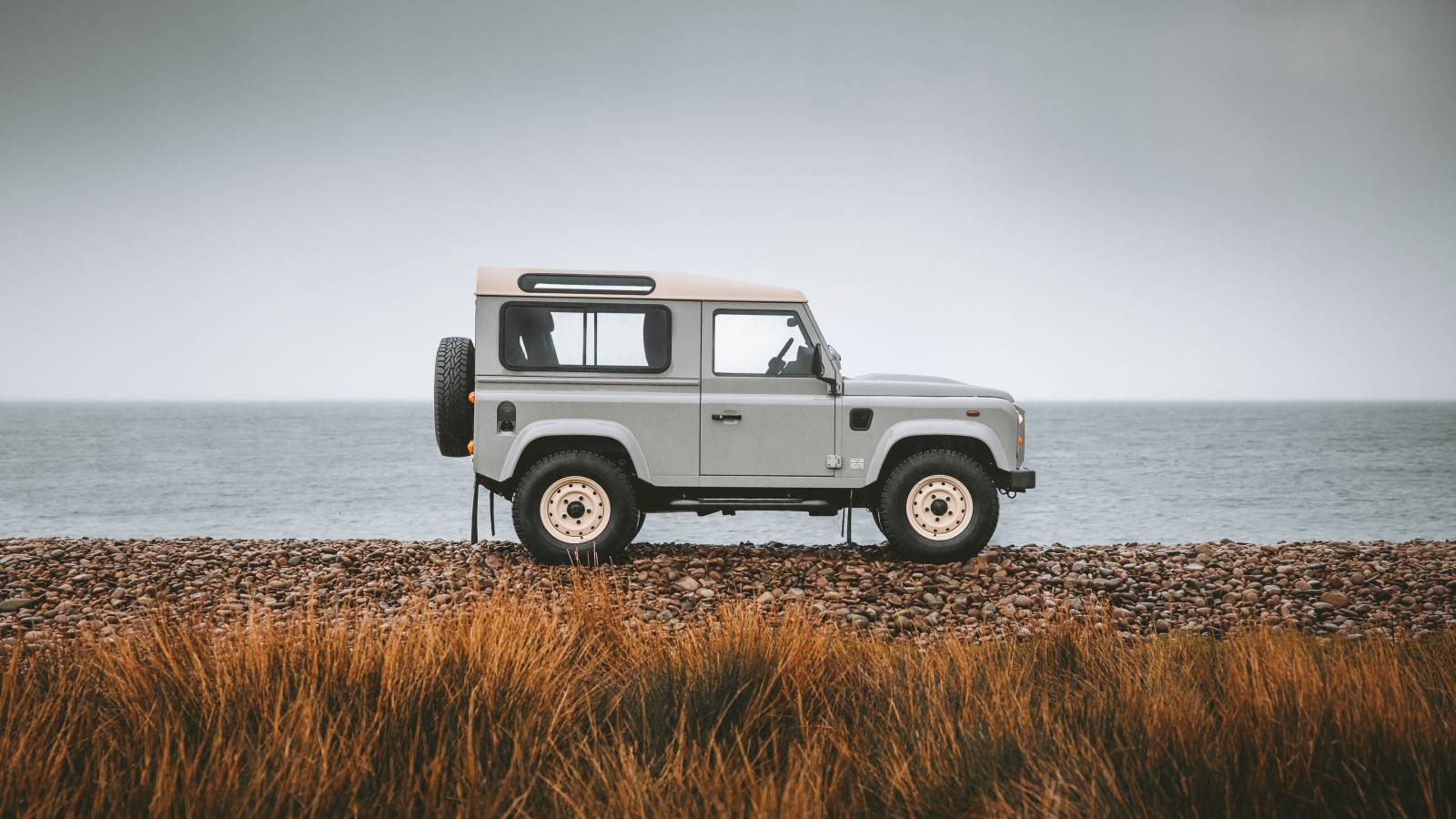 De classic Defender leeft: Land Rover onthult Classic Defender Islay ...