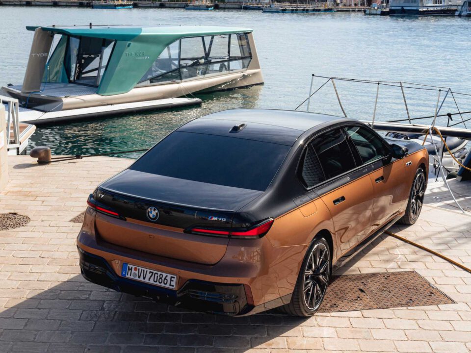 BMW stapt in de wereld van boten, dit is The Icon