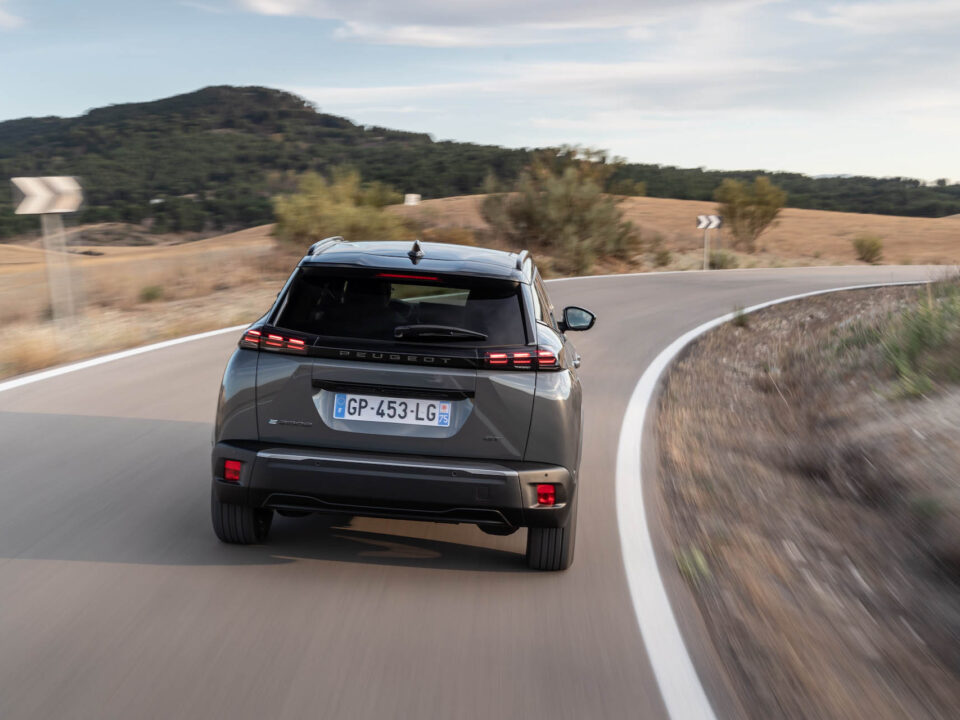 Review – eerste indruk nieuwe Peugeot E-2008