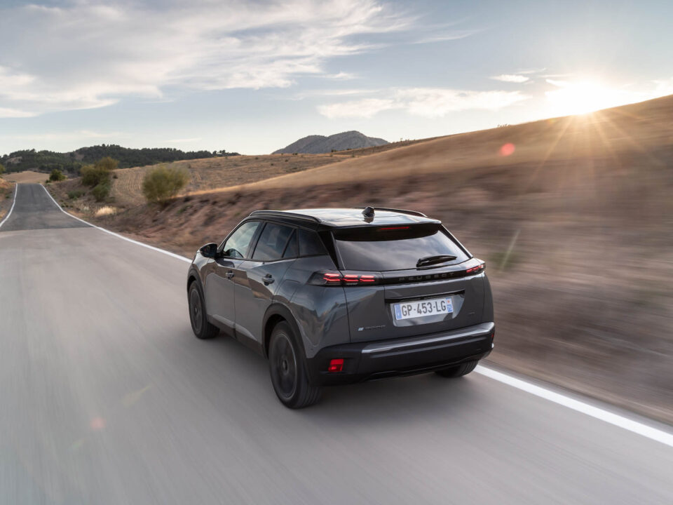 Review – eerste indruk nieuwe Peugeot E-2008