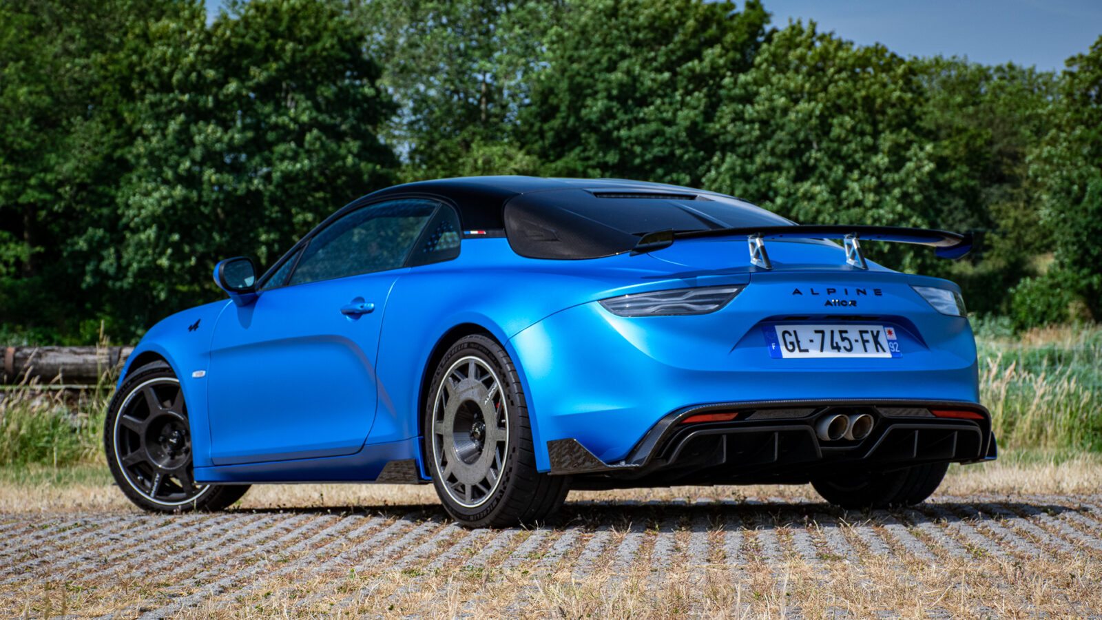 Review - Alpine A110R: Ruwe bolster, blanke pit - AutoRAI.nl