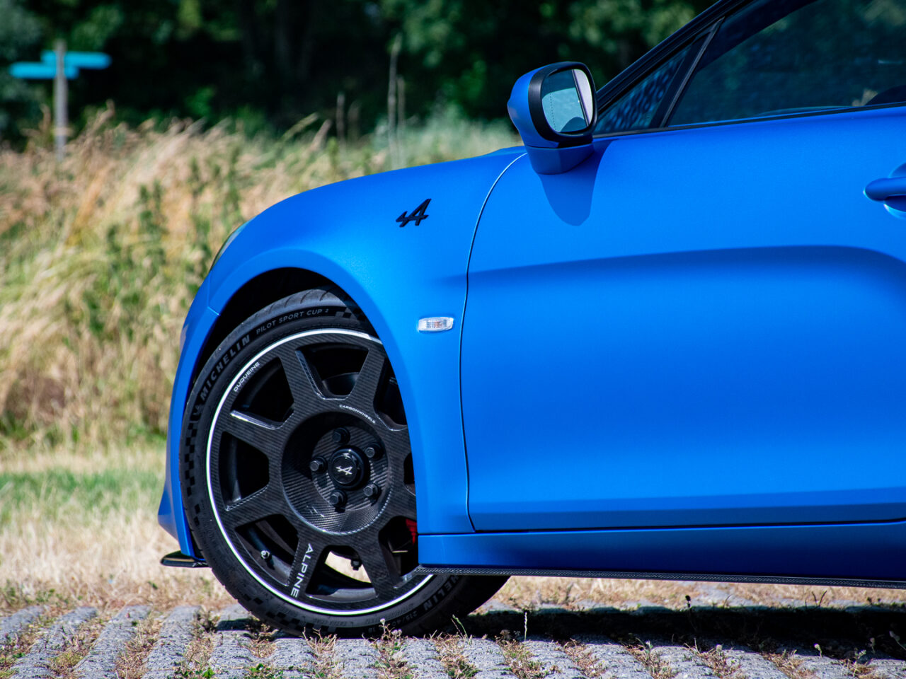 Review - Alpine A110R: Ruwe bolster, blanke pit - AutoRAI.nl