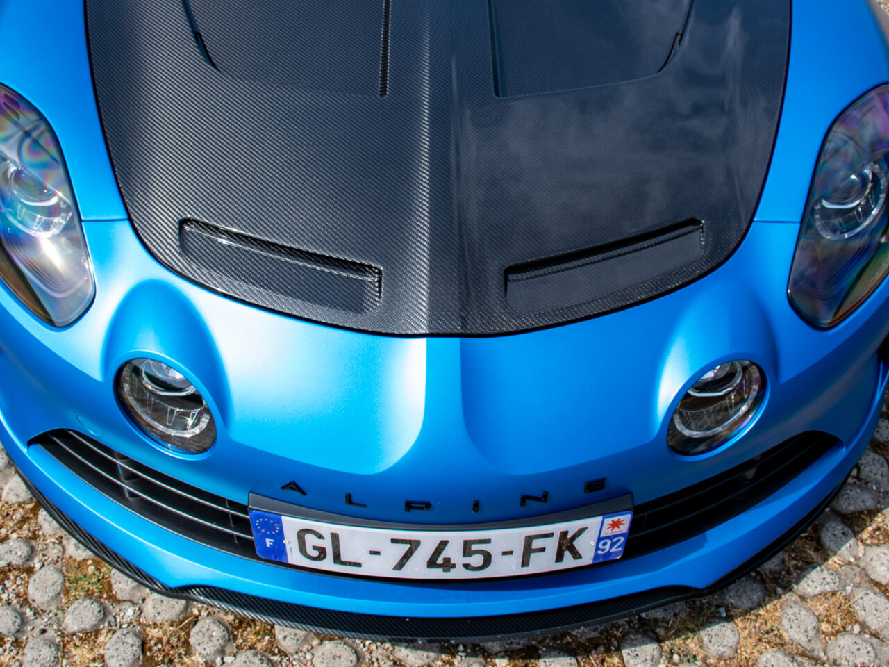 Review - Alpine A110R: Ruwe bolster, blanke pit - AutoRAI.nl
