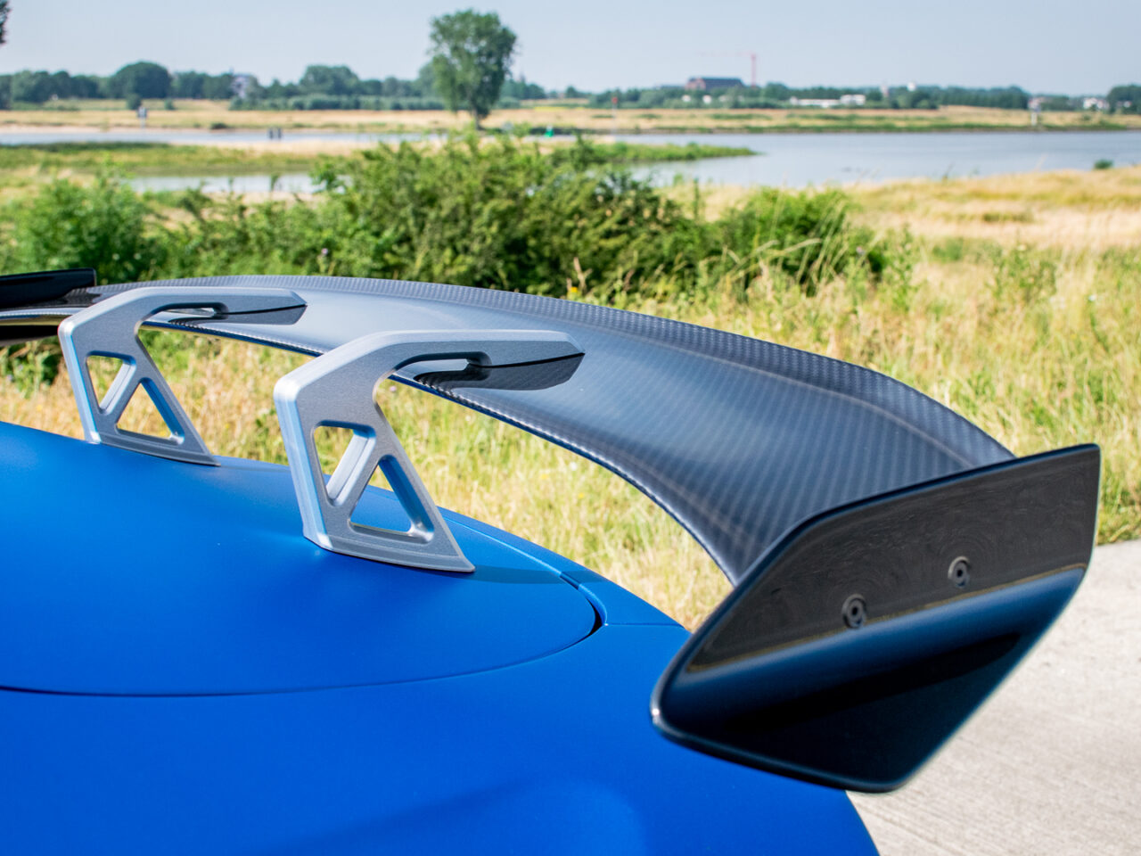 Review - Alpine A110R: Ruwe bolster, blanke pit - AutoRAI.nl