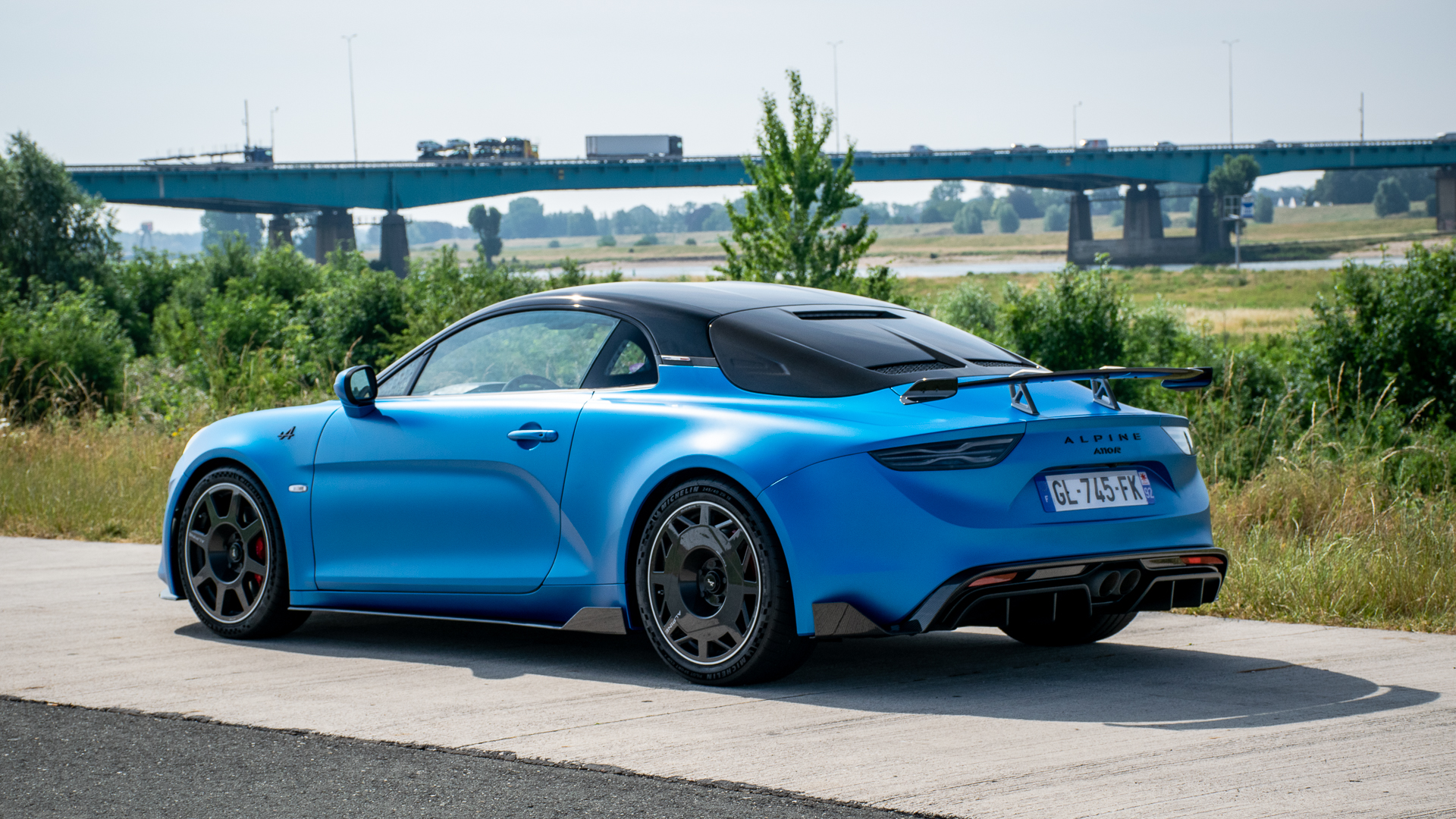 Review - Alpine A110R: Ruwe bolster, blanke pit - AutoRAI.nl