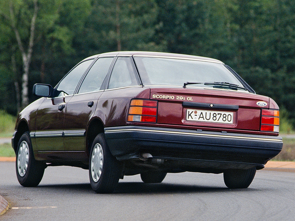 Gespot: een Ford Scorpio uit 1989 - AutoRAI.nl