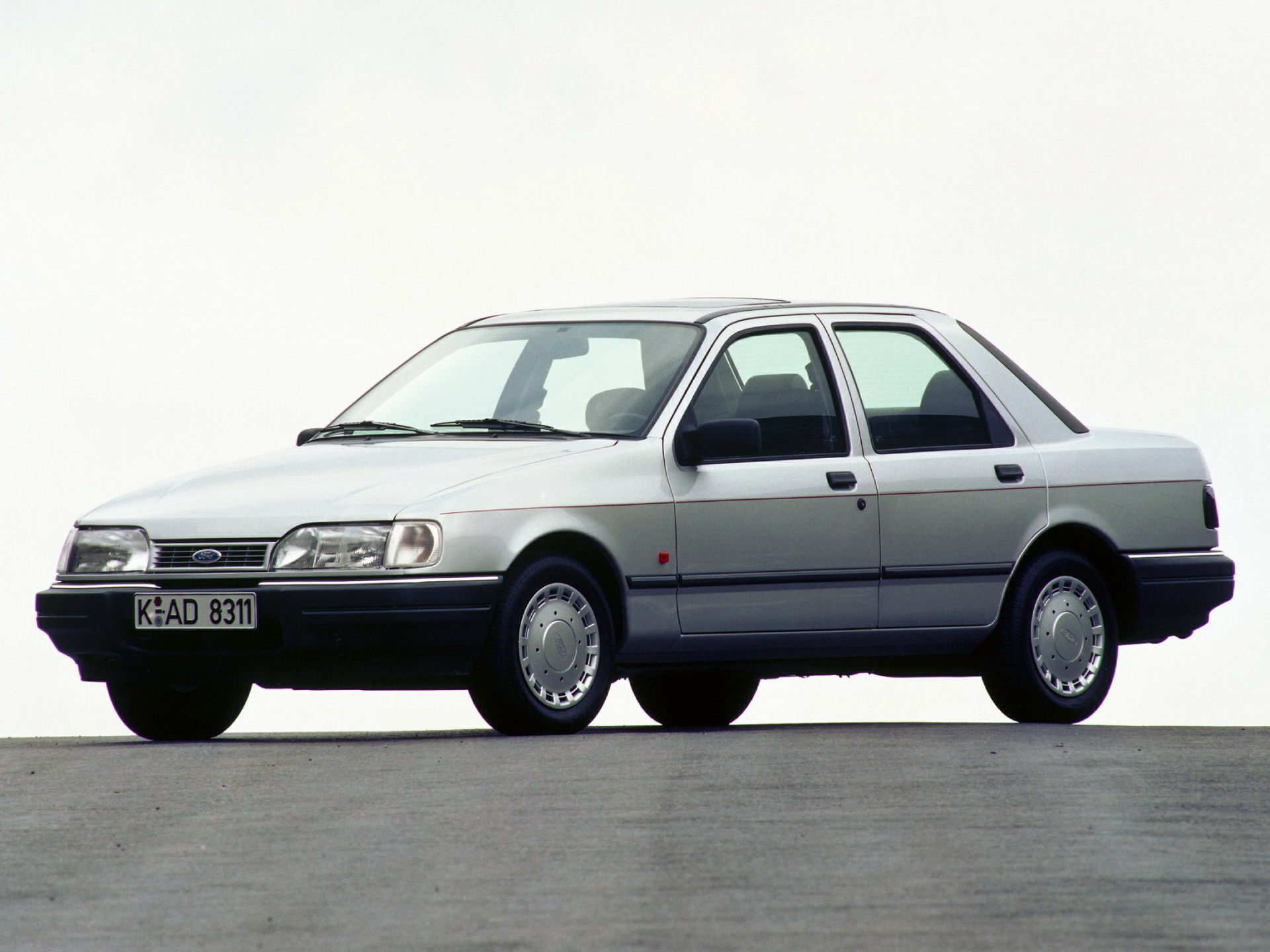 Gespot: een Ford Sierra 2.3 Ghia uit 1983 - AutoRAI.nl